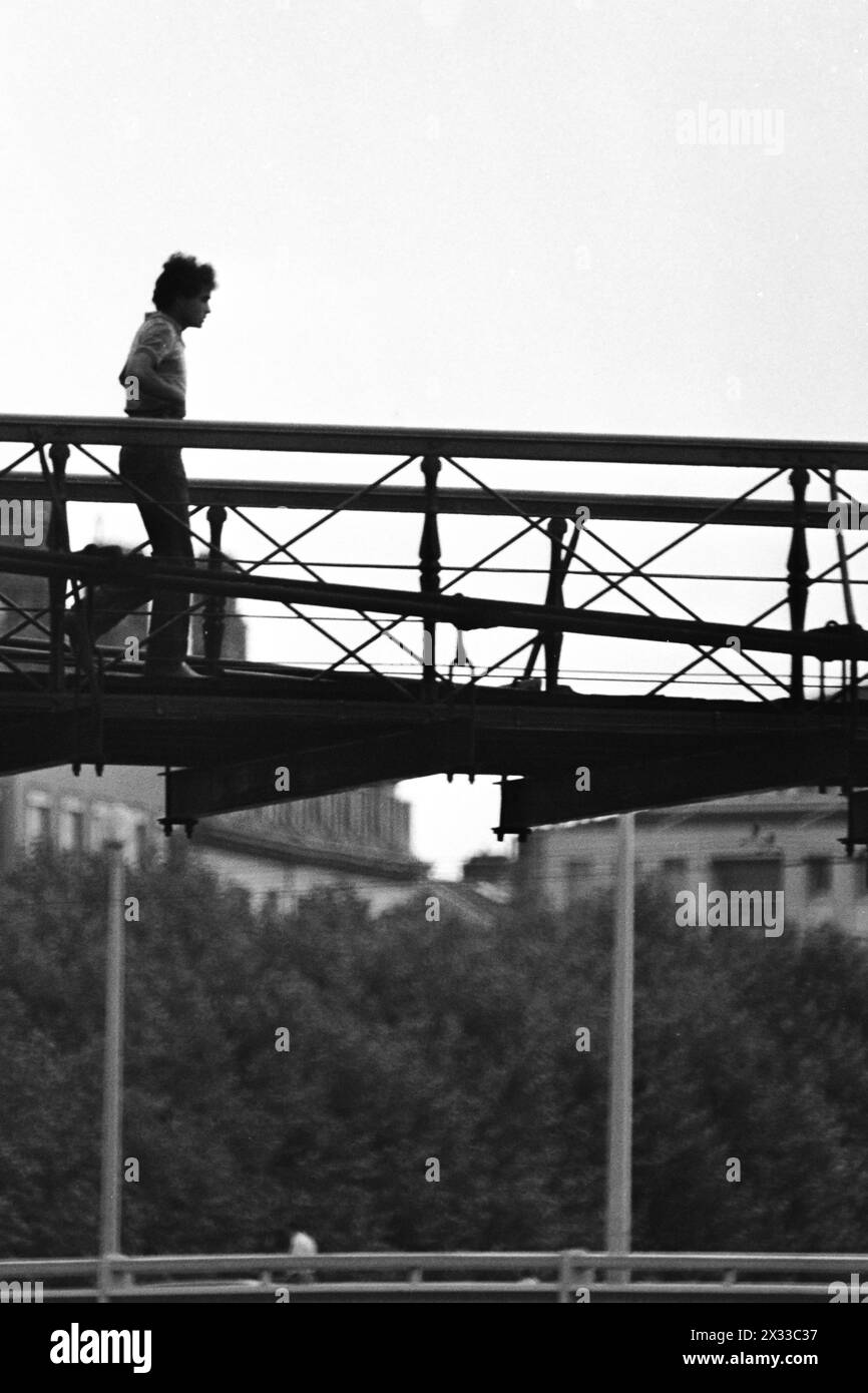 Homme de la roche footbridge hi-res stock photography and images - Alamy