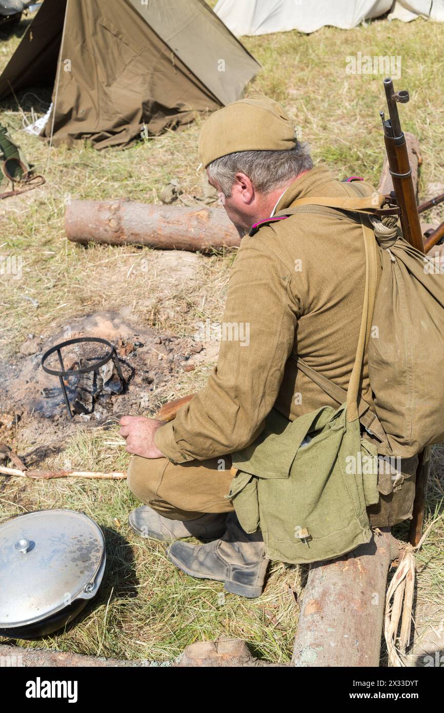 Nazi soldier rifle on battlefield hi-res stock photography and images ...
