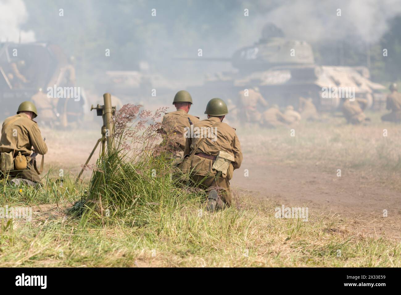 detachment of the three Soviet soldiers firing mortar Stock Photo - Alamy