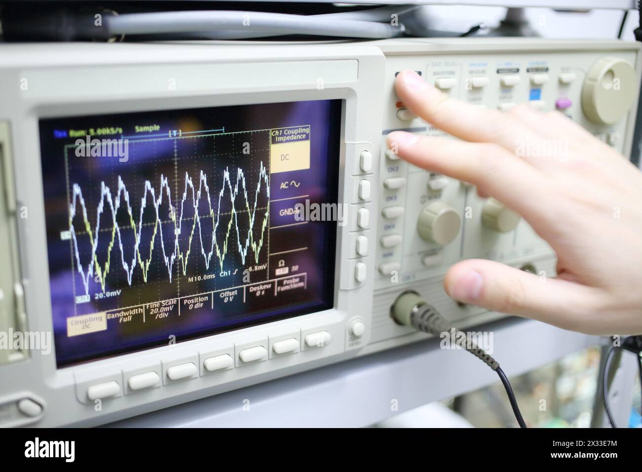 Oscilloscope music hi-res stock photography and images - Alamy