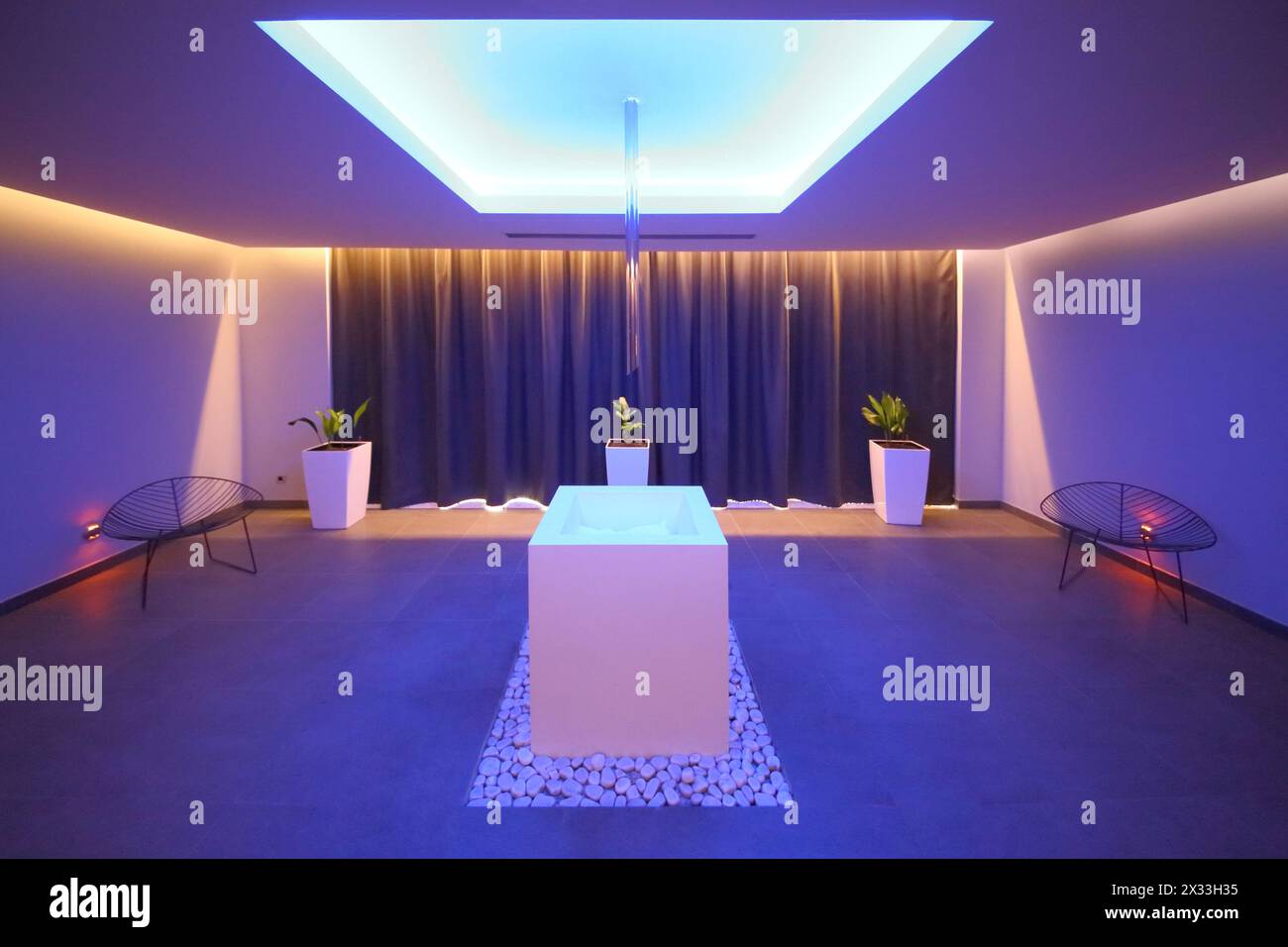 Radisson blu hotel interior hi-res stock photography and images - Alamy