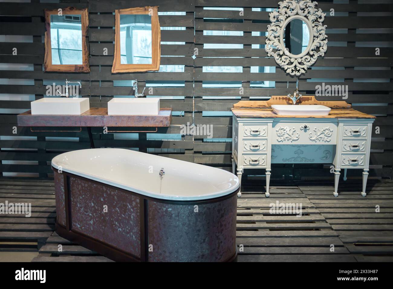 RUSSIA, MOSCOW – 07 DEC, 2014: Vintage beautiful bath and sinks in ...