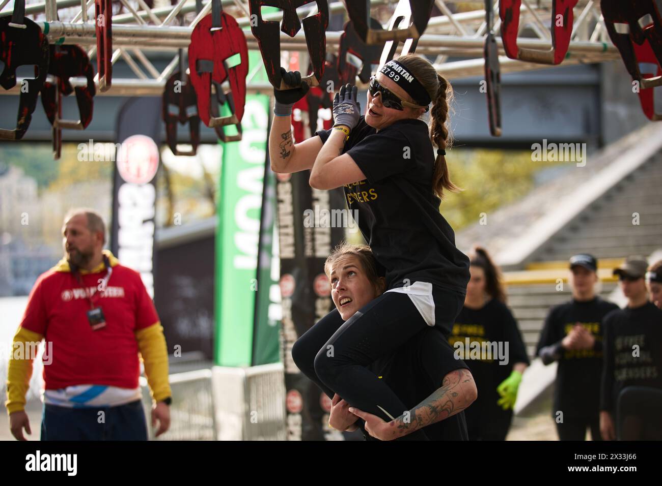 Multi rig ring swing hi-res stock photography and images - Alamy