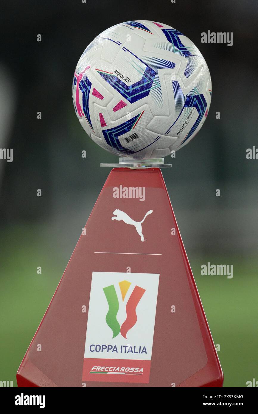 Pallone ufficiale puma hi-res stock photography and images - Alamy