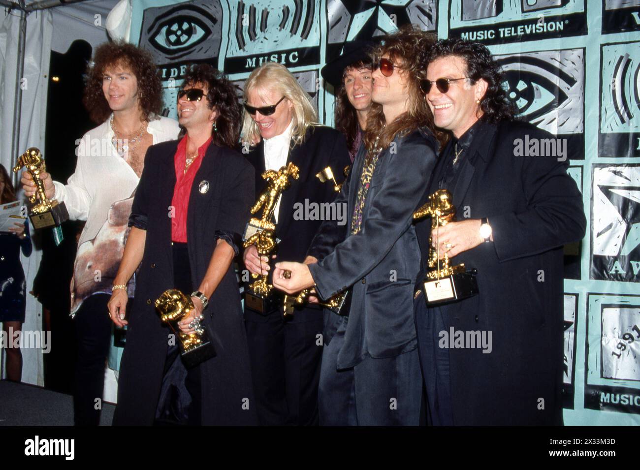 1991 mtv video music awards bon jovi hi-res stock photography and ...