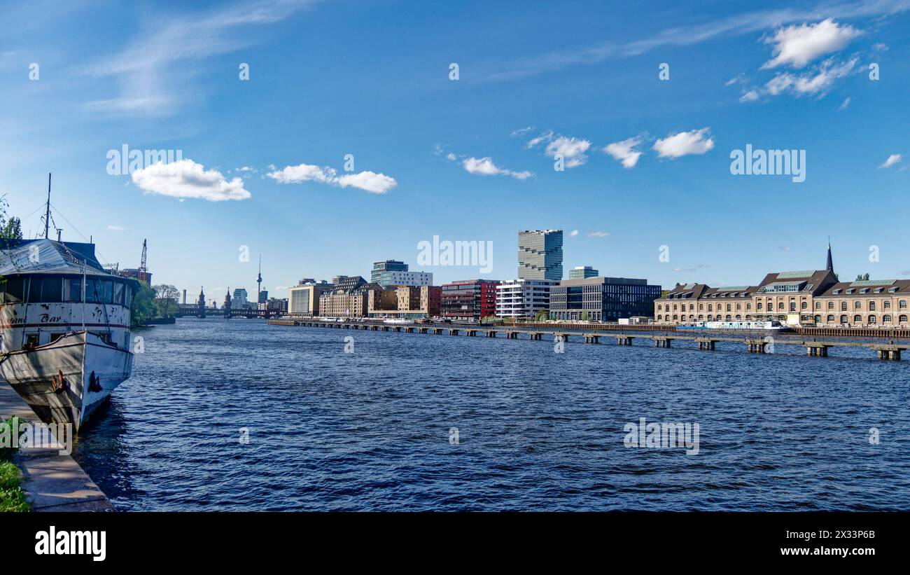 Skyline mit amazon tower hi-res stock photography and images - Alamy