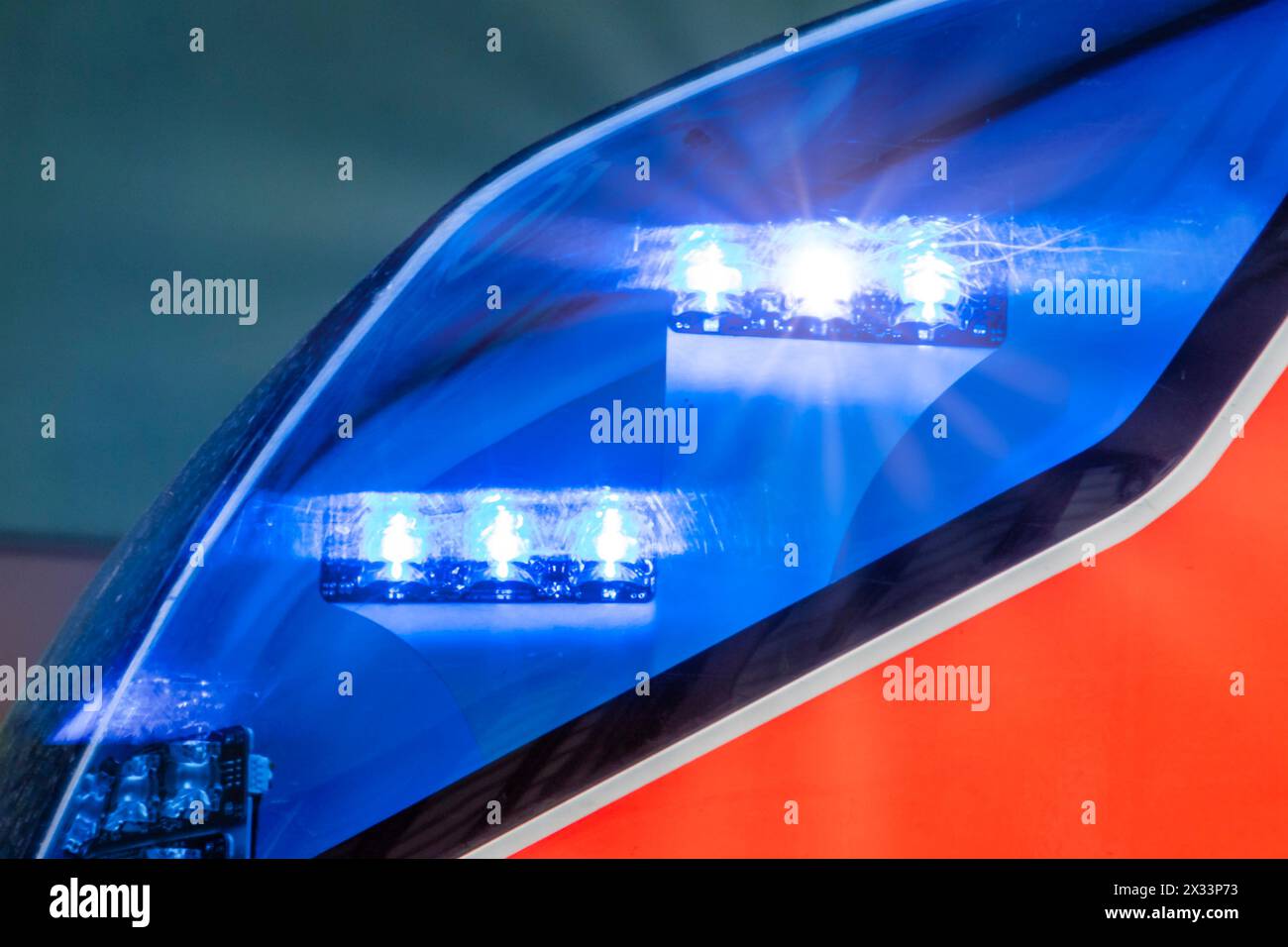Feuerwehr und rettungswagen hi-res stock photography and images - Alamy