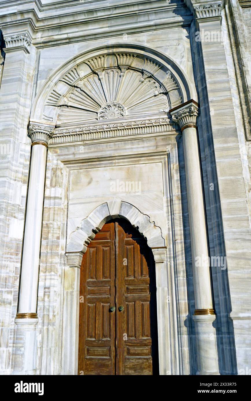Exterior view of the side door of the Nuruosmaniye Mosque from the ...