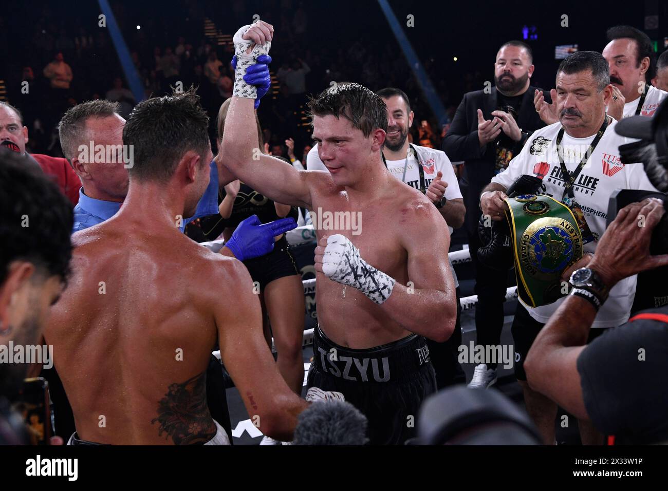 Australian super welterweight title hi-res stock photography and images ...