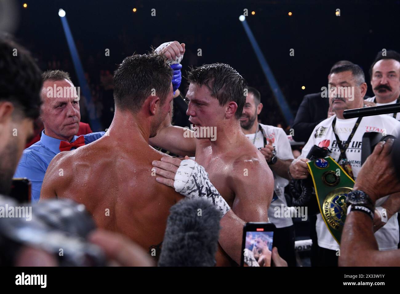 Australian super welterweight title hi-res stock photography and images ...