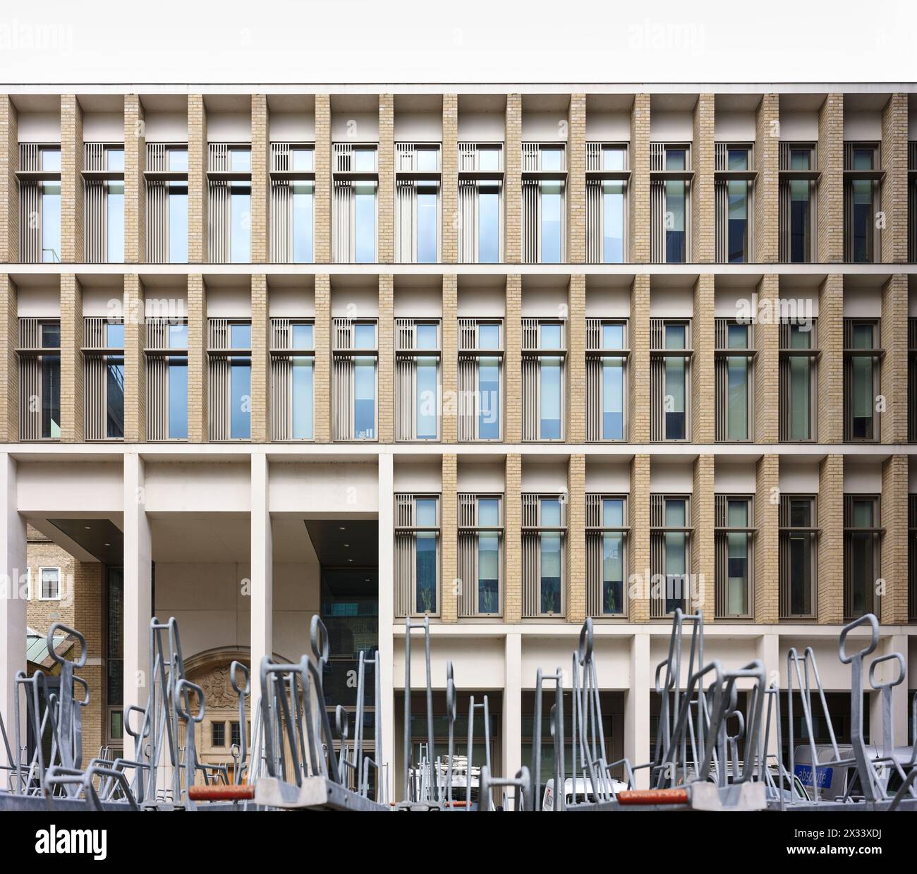 Student services building hi-res stock photography and images - Alamy