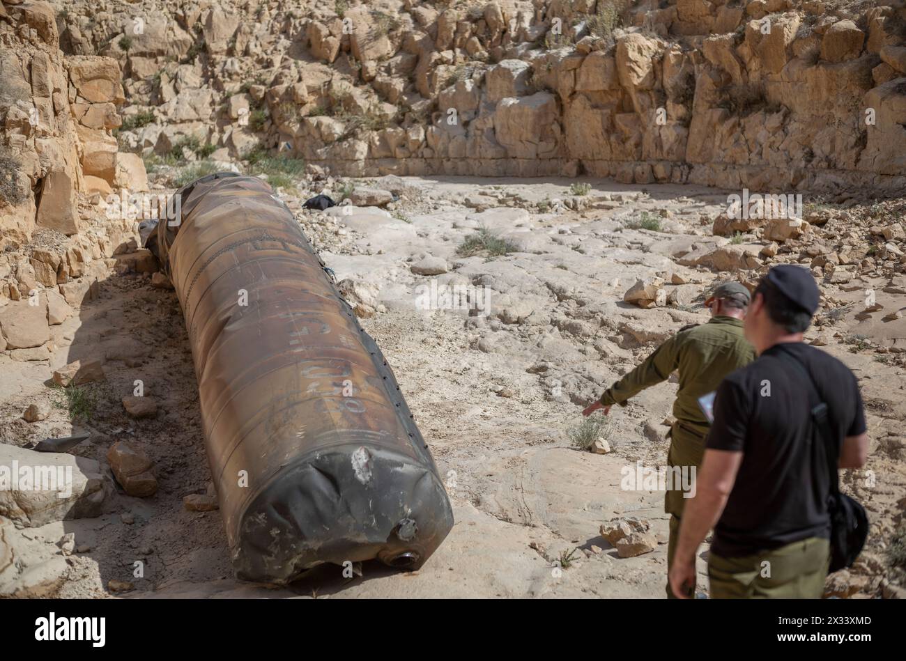 Arad, Israel. 24th Apr, 2024. Members of military personnel inspect ...
