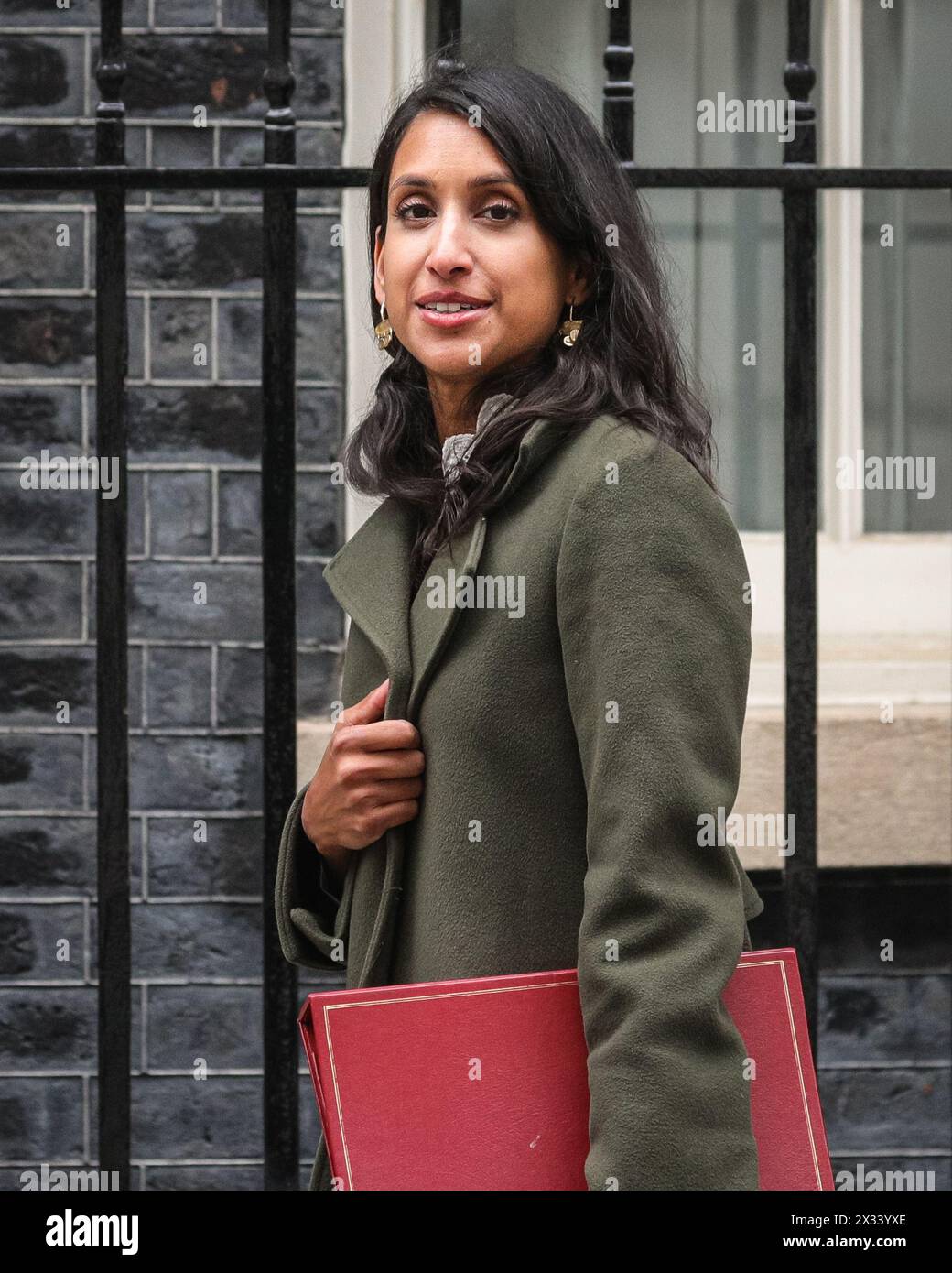 Net zero london hi-res stock photography and images - Alamy