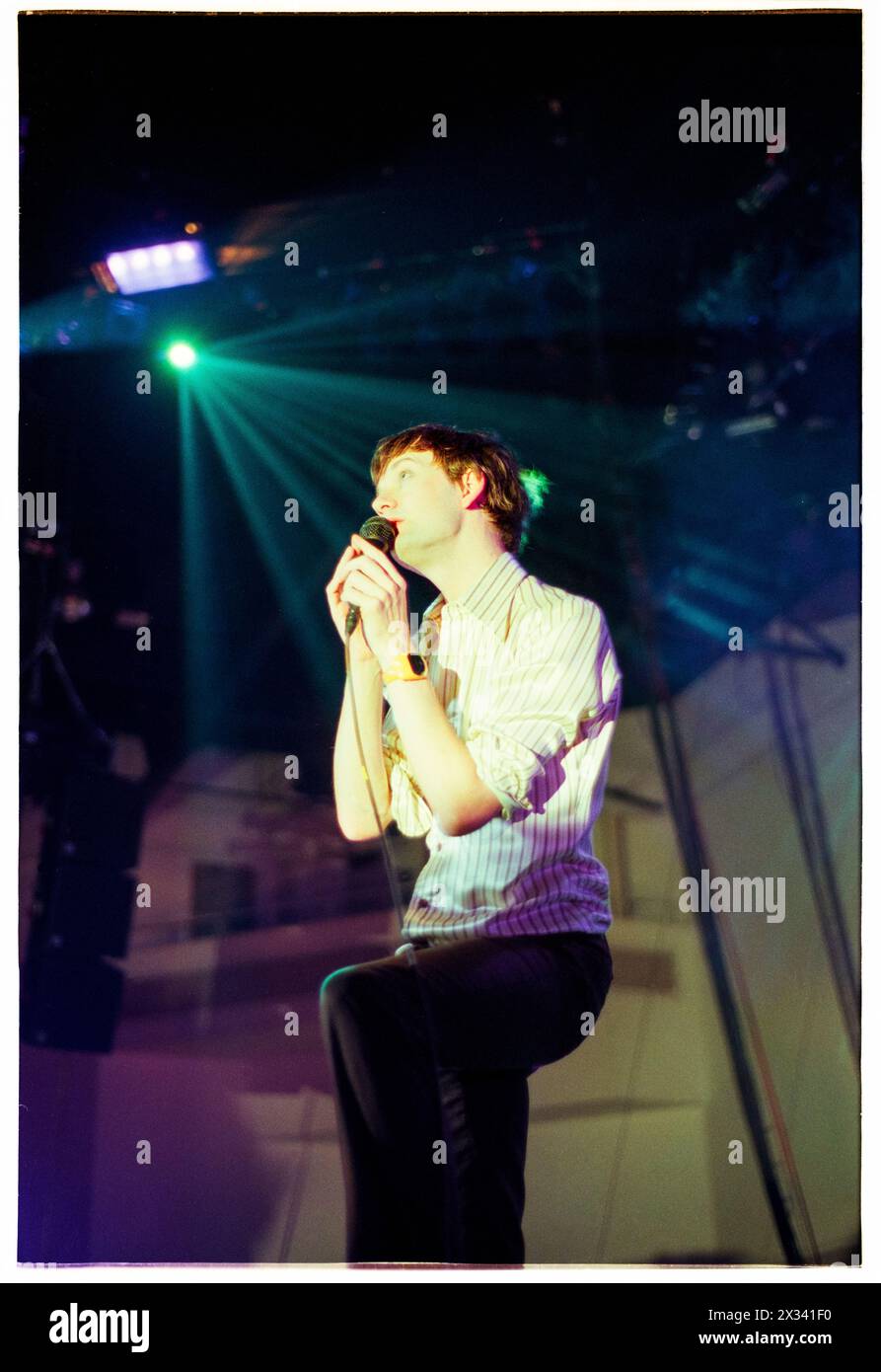 JARVIS COCKER, DIFFERENT CLASS TOUR, 1996: Jarvis Cocker of the band ...