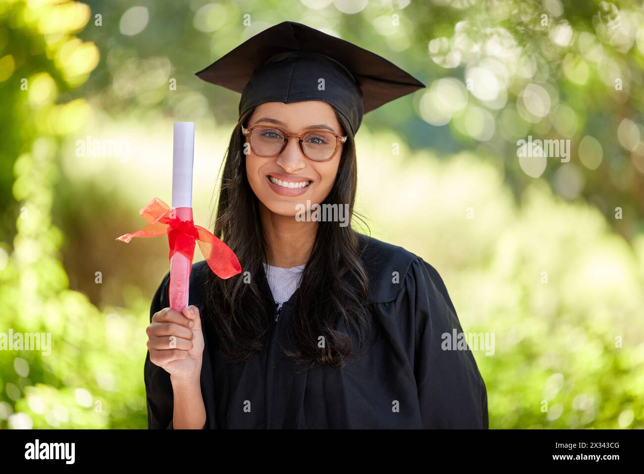 Post graduation certificate hi-res stock photography and images - Alamy