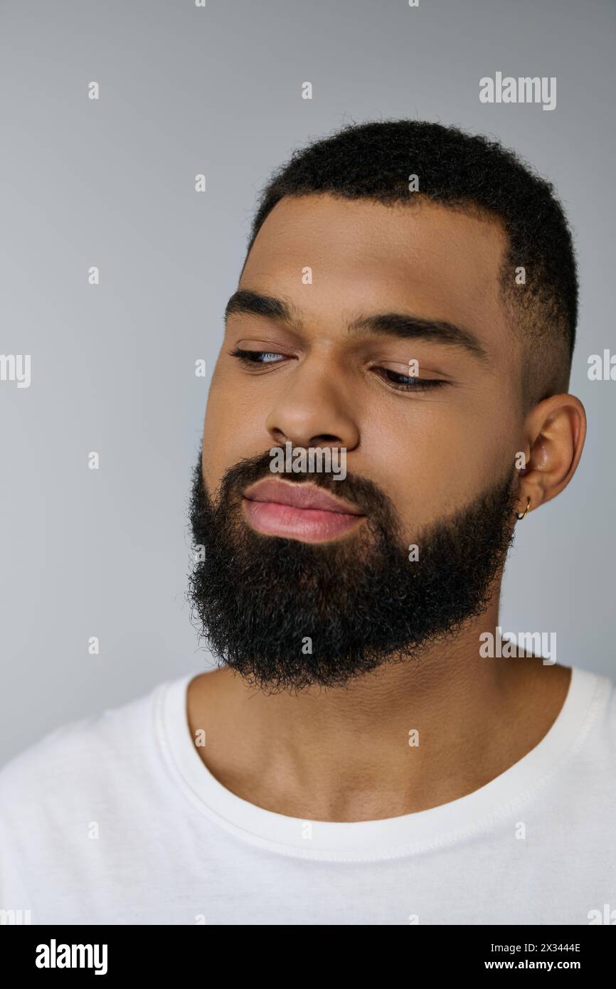 Grooming facial hair hi-res stock photography and images - Alamy