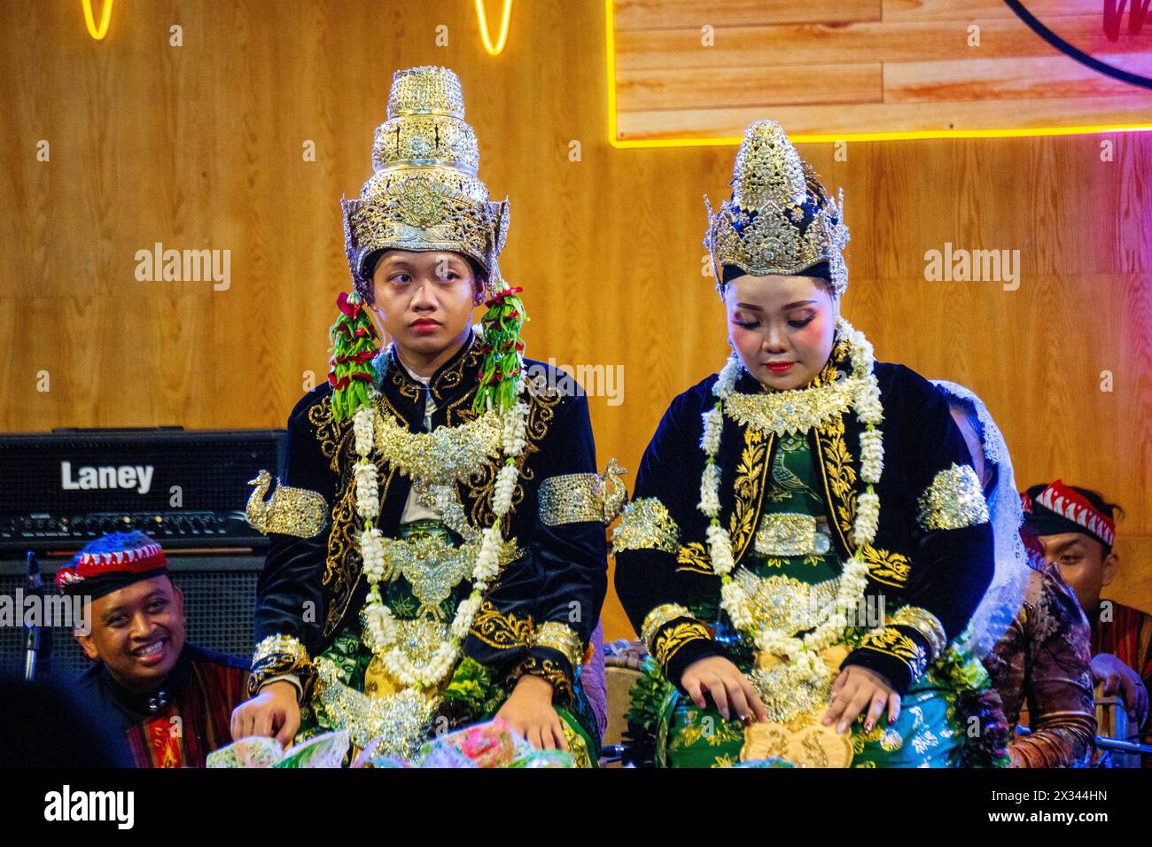 Indonesian with a traditional wedding dress Java Stock Photo - Alamy