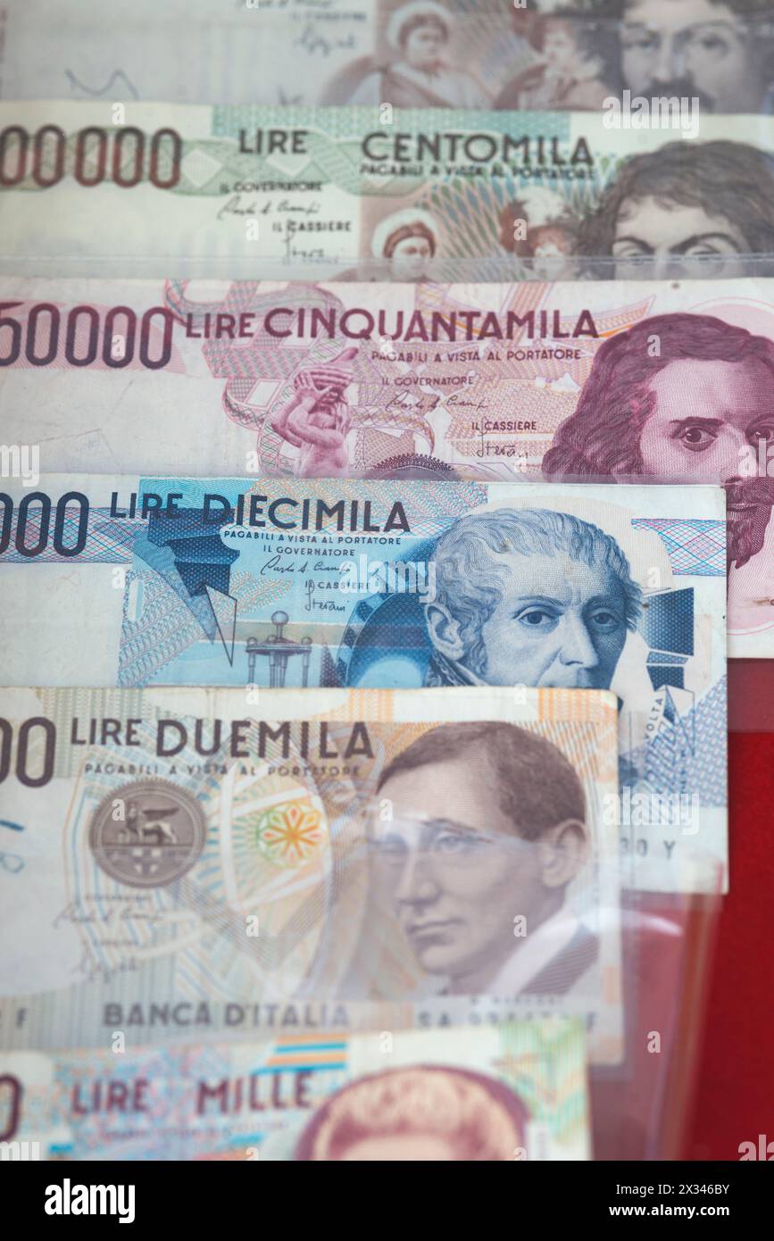 Italy, Lombardy, Flea Market, Italian Lire Banknote Stock Photo - Alamy