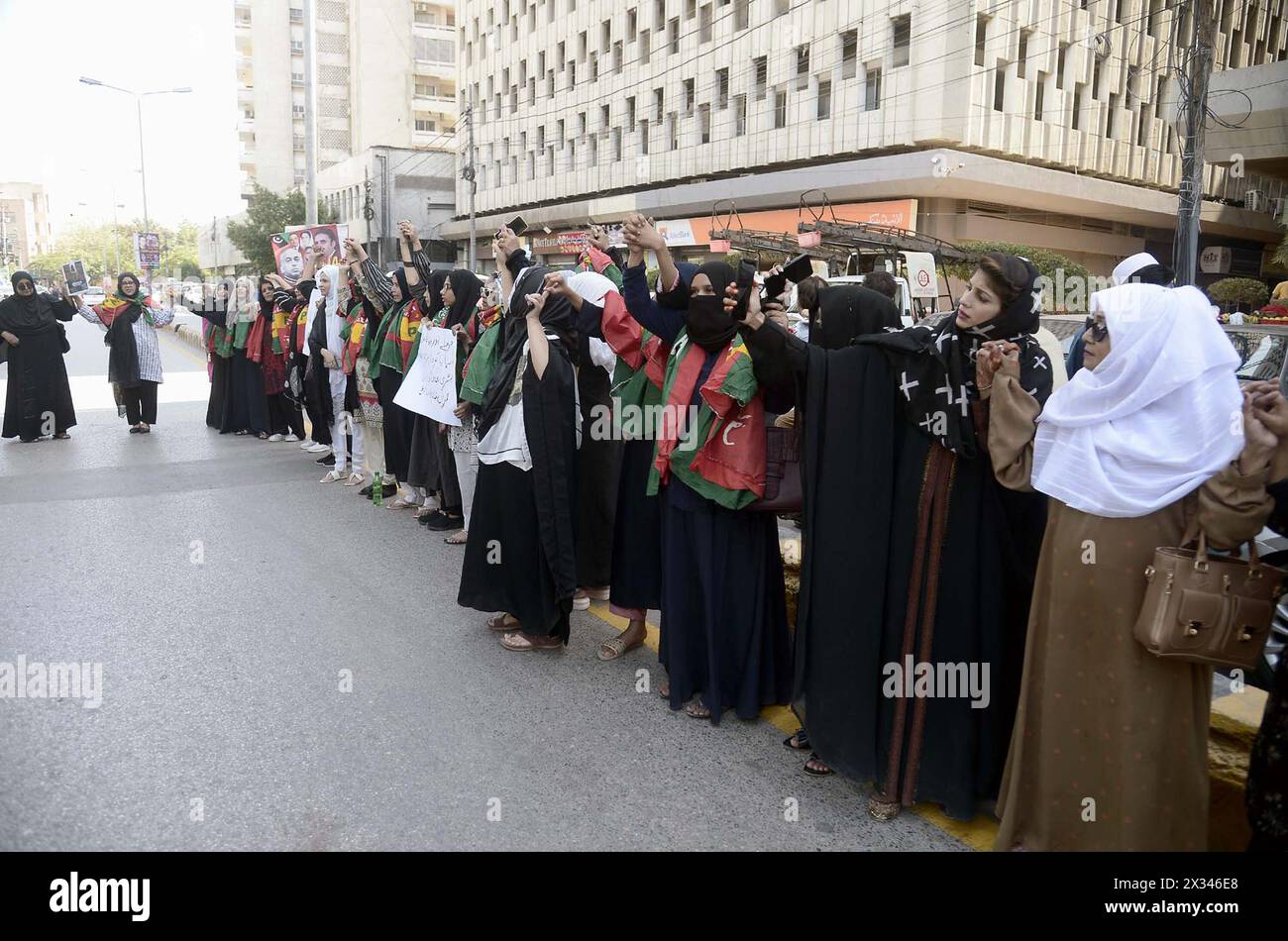 Members of Tehreek-e-Insaf (PTI Women Wing) are holding protest ...