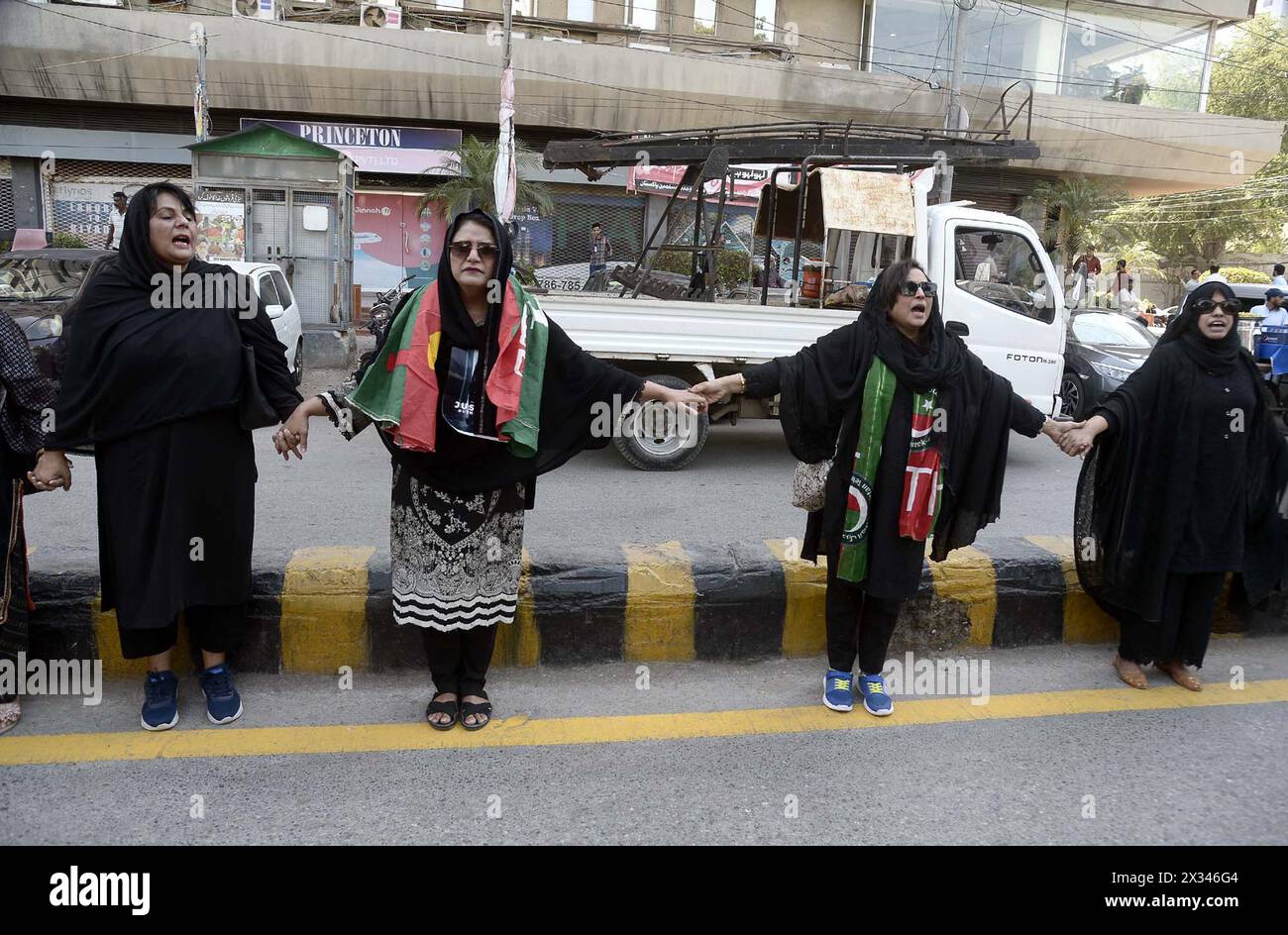 Members of Tehreek-e-Insaf (PTI Women Wing) are holding protest ...