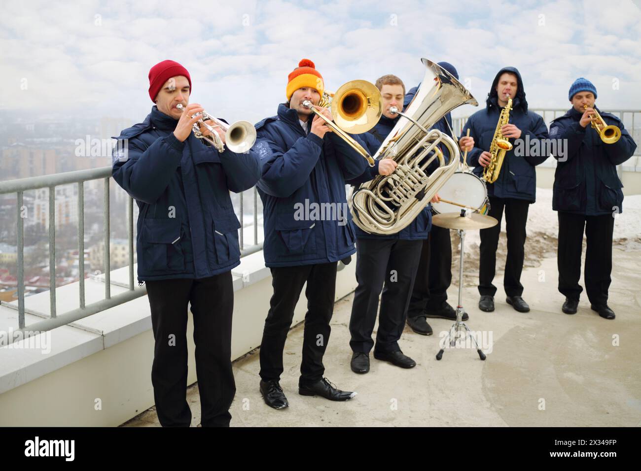 Street musicians play brass instruments hi-res stock photography and ...