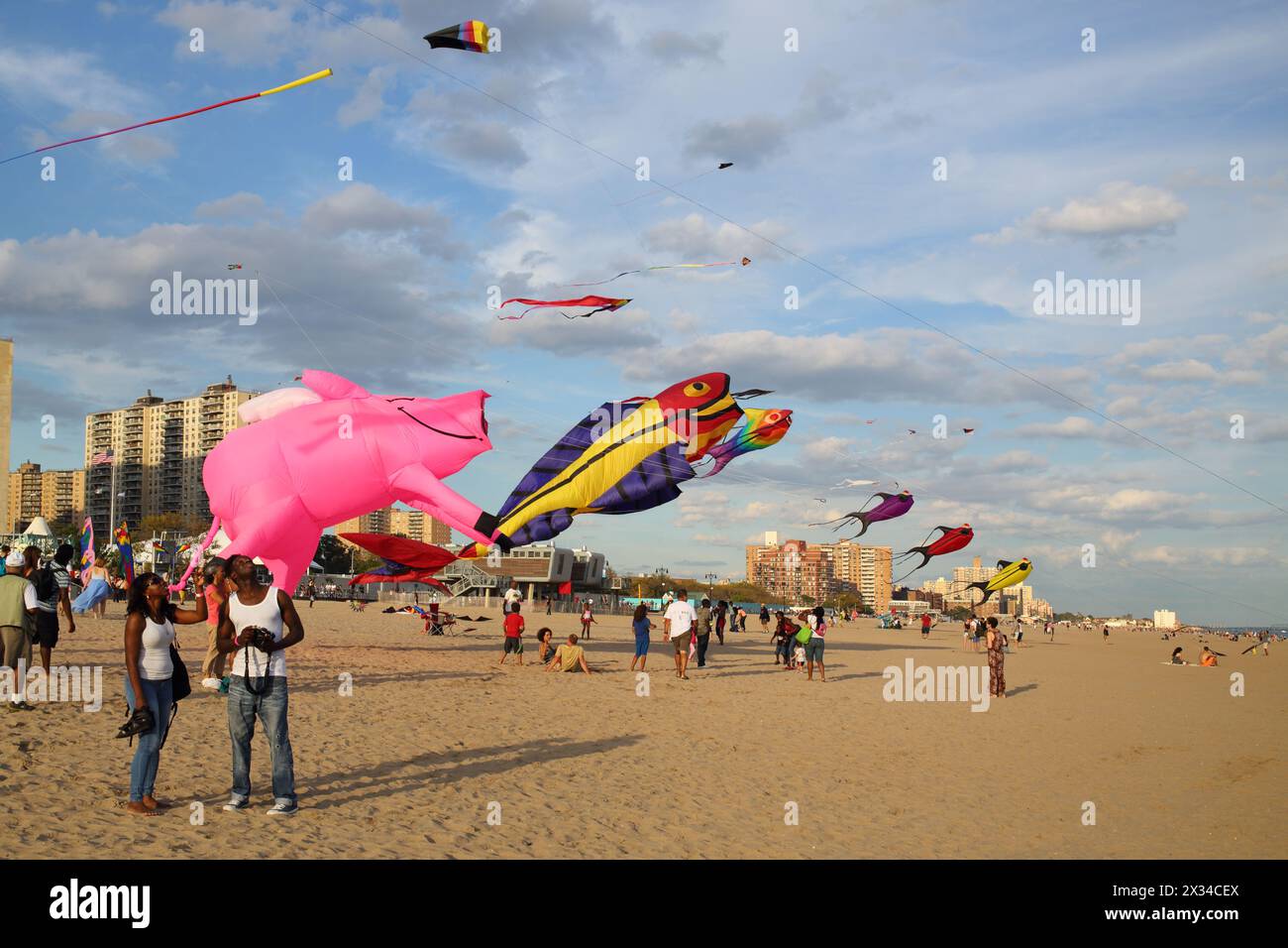 Modern kites hi-res stock photography and images - Alamy