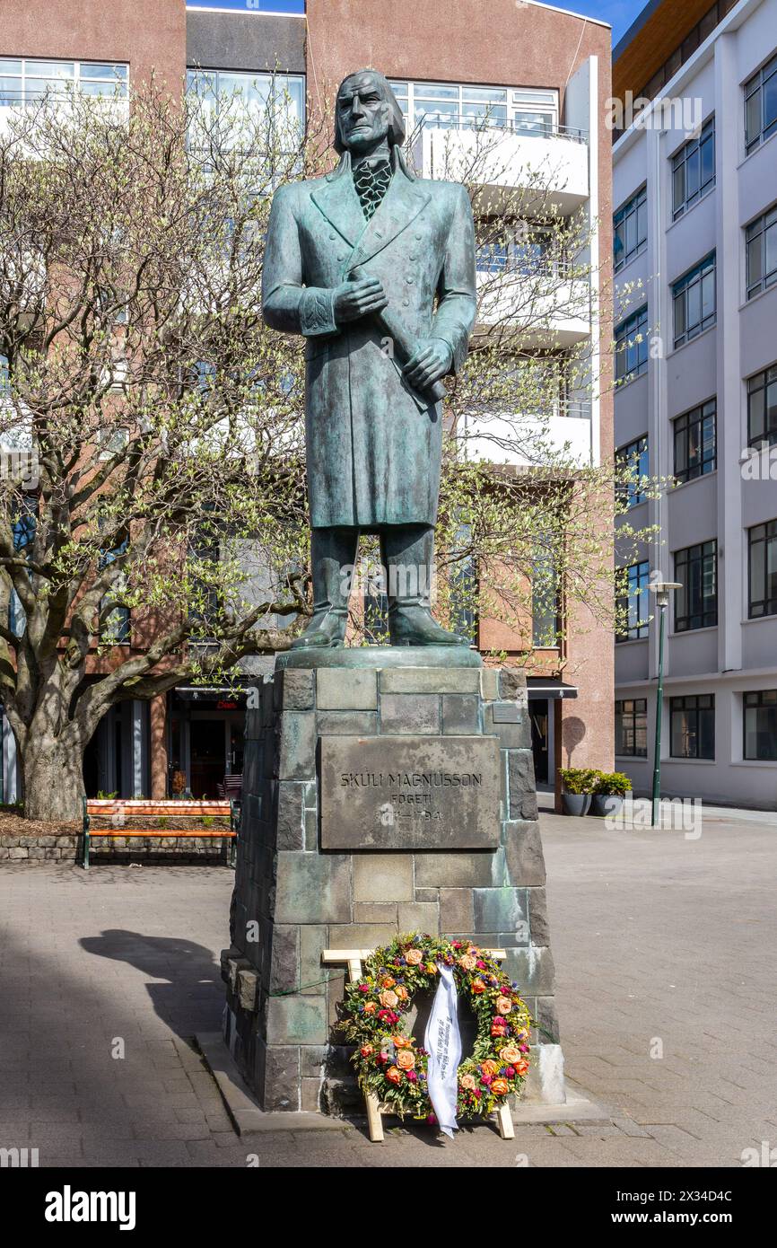 Reykjavik, Iceland, 14.05.22. Bronze statue of Skuli Magnusson "Father ...