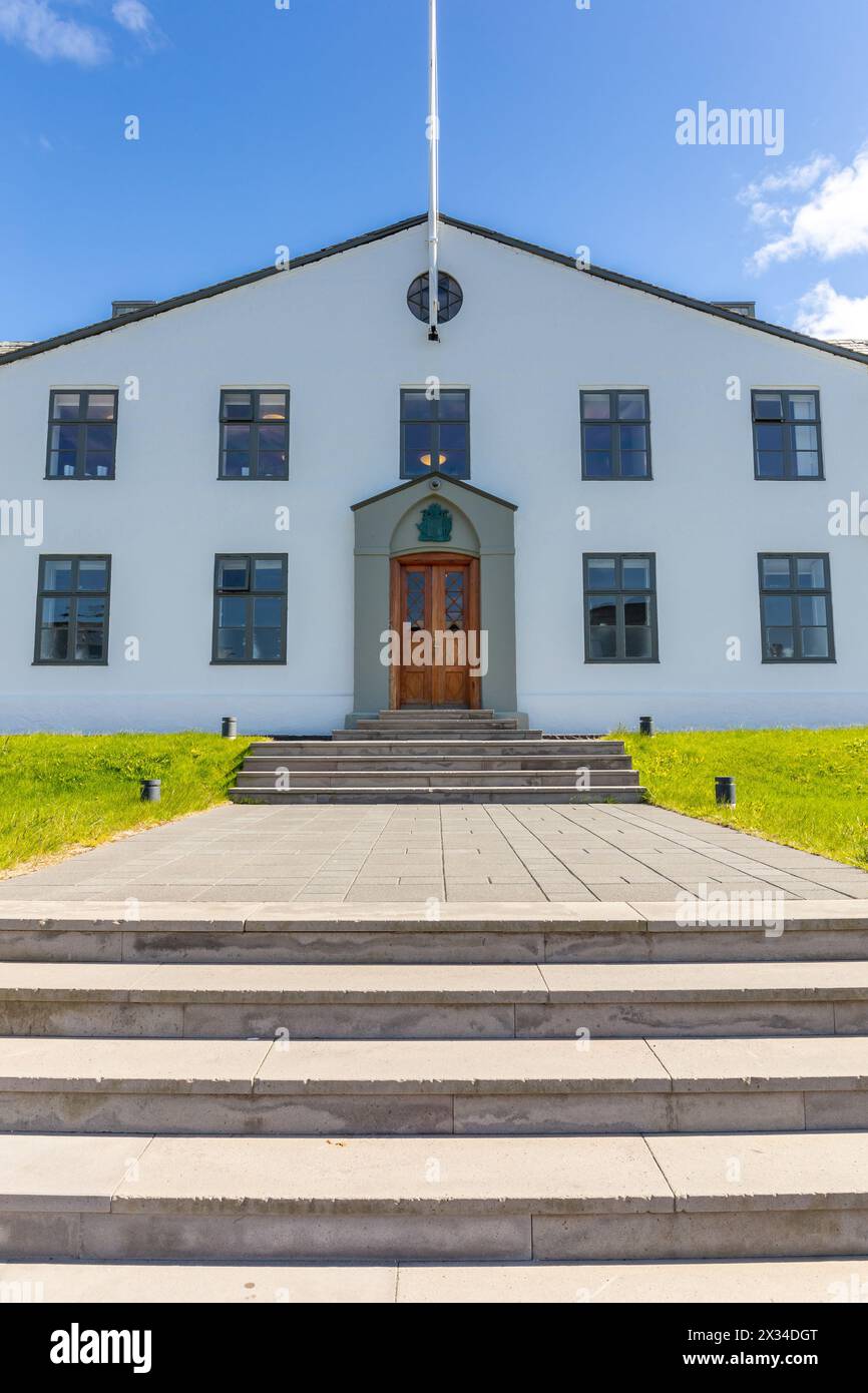 The Cabinet of Iceland and the Prime Minister's Office building in ...