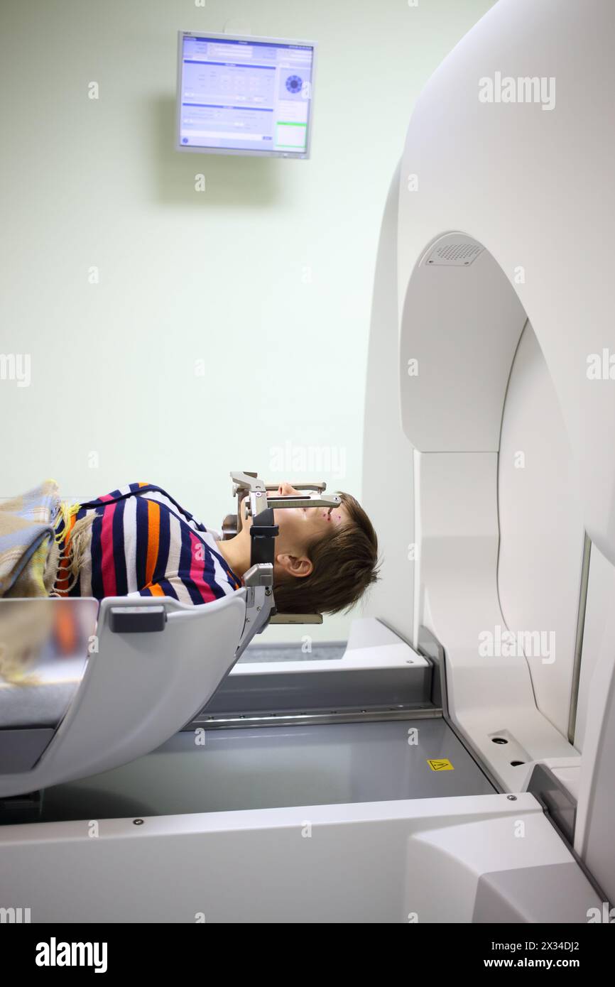 Gamma knife machine hi-res stock photography and images - Alamy