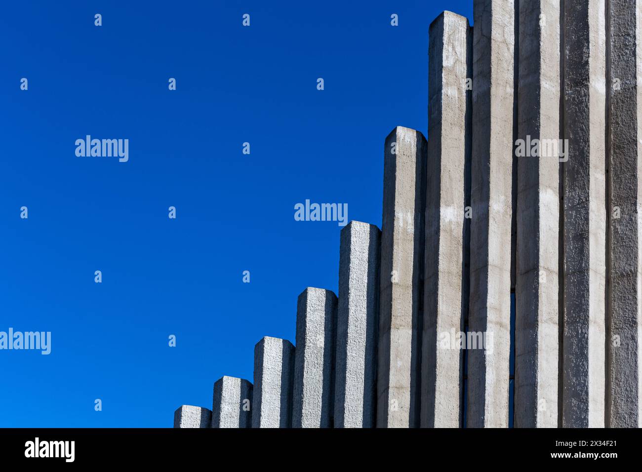 Asymmetric building hi-res stock photography and images - Alamy