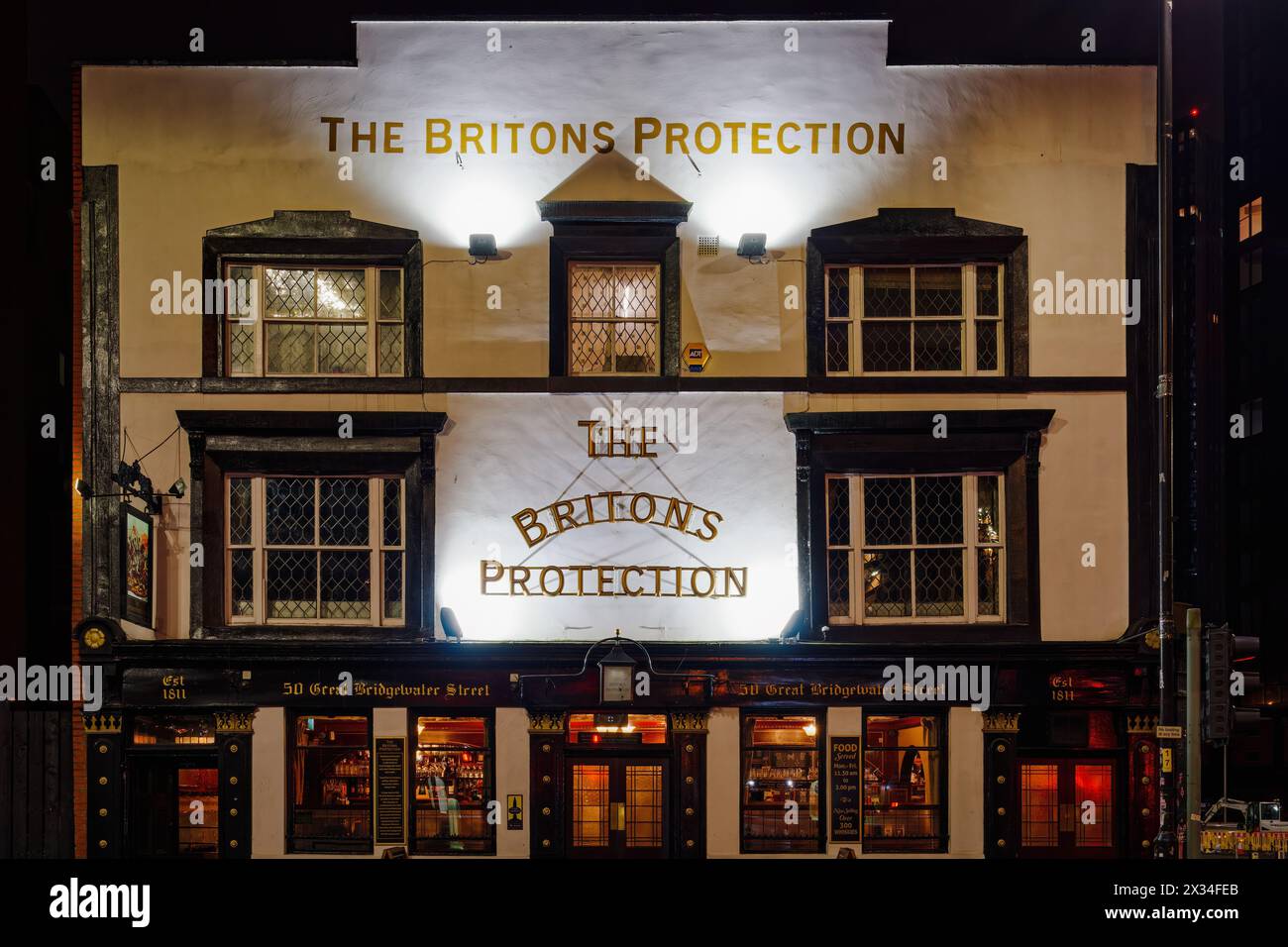 Classic pub experience hi-res stock photography and images - Alamy