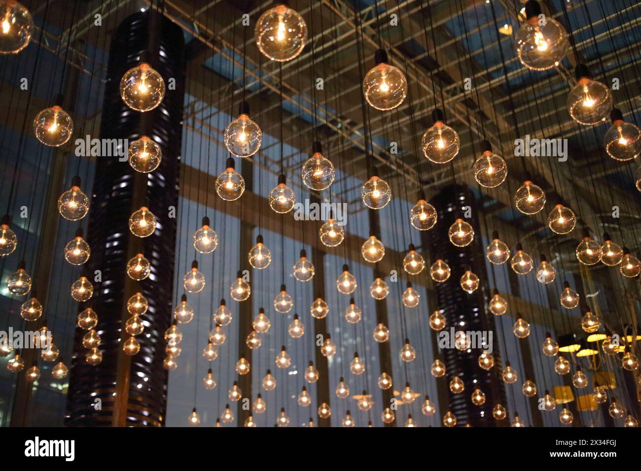 Row of ceiling lights hi-res stock photography and images - Alamy