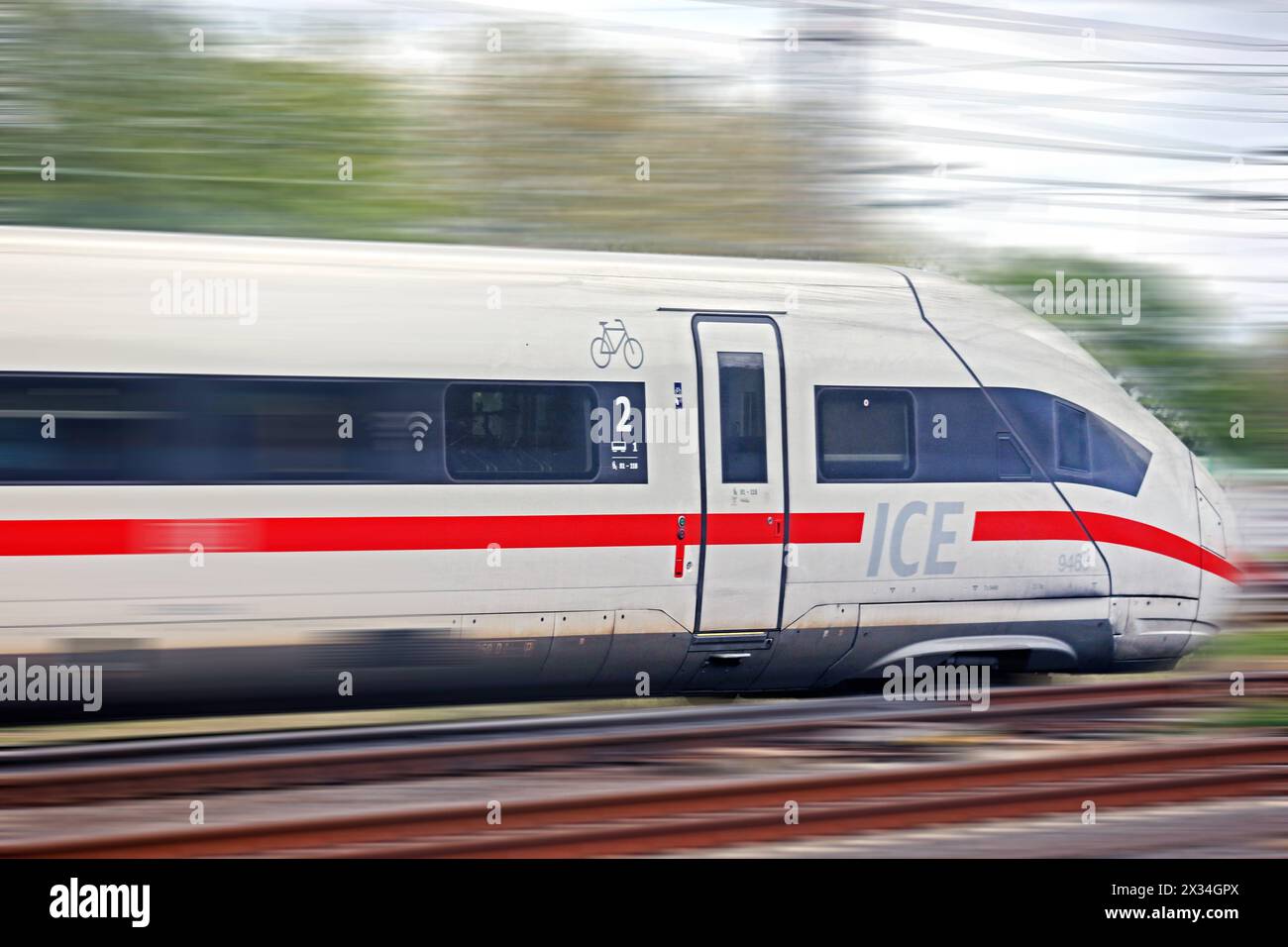 Hochgeschwindigkeitsfahrten durch Deutschland BEARBEITET: Die Flanke ...