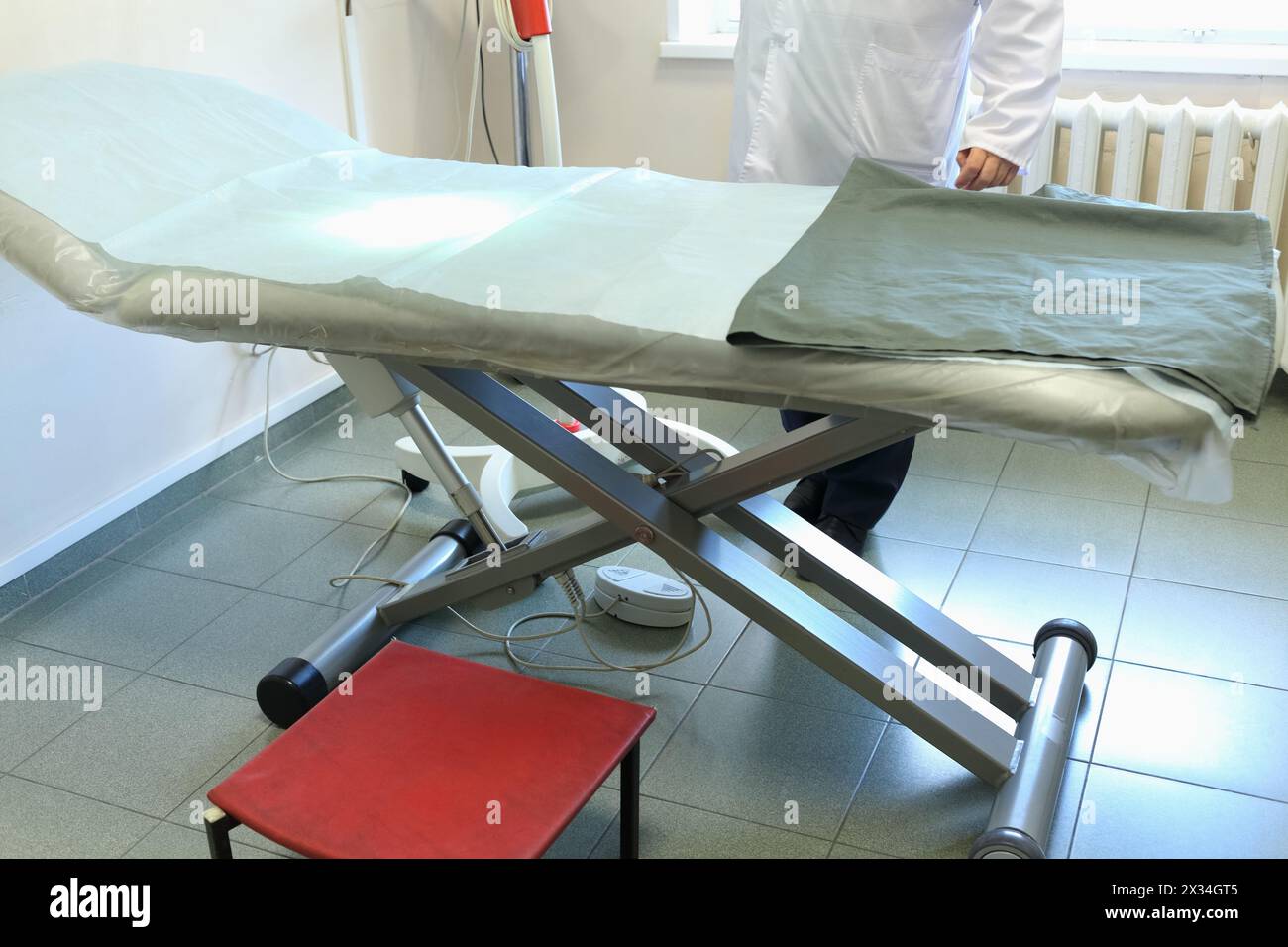 Observation room hospital hi-res stock photography and images - Alamy