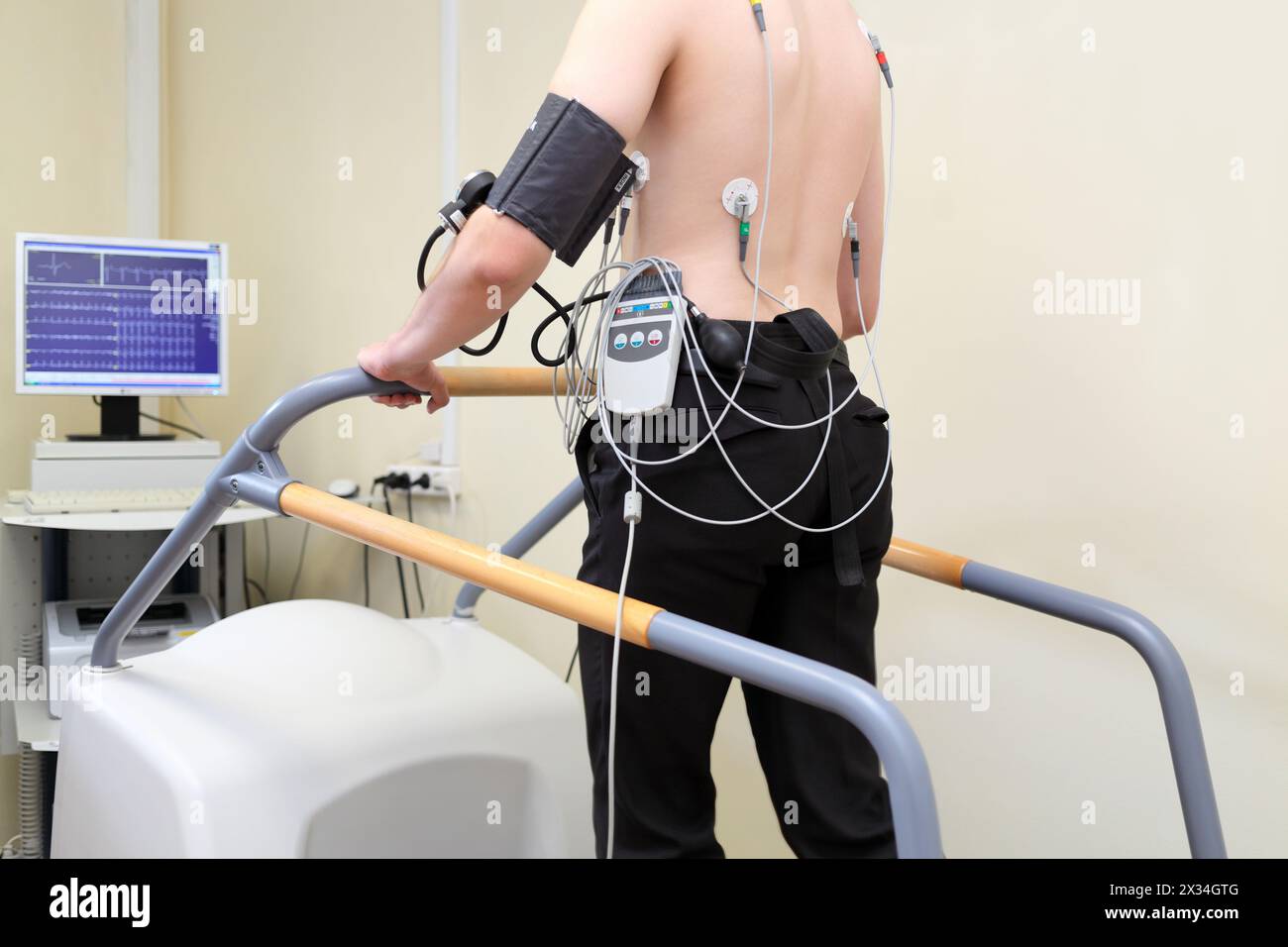Ecg blood pressure monitoring hi-res stock photography and images - Alamy