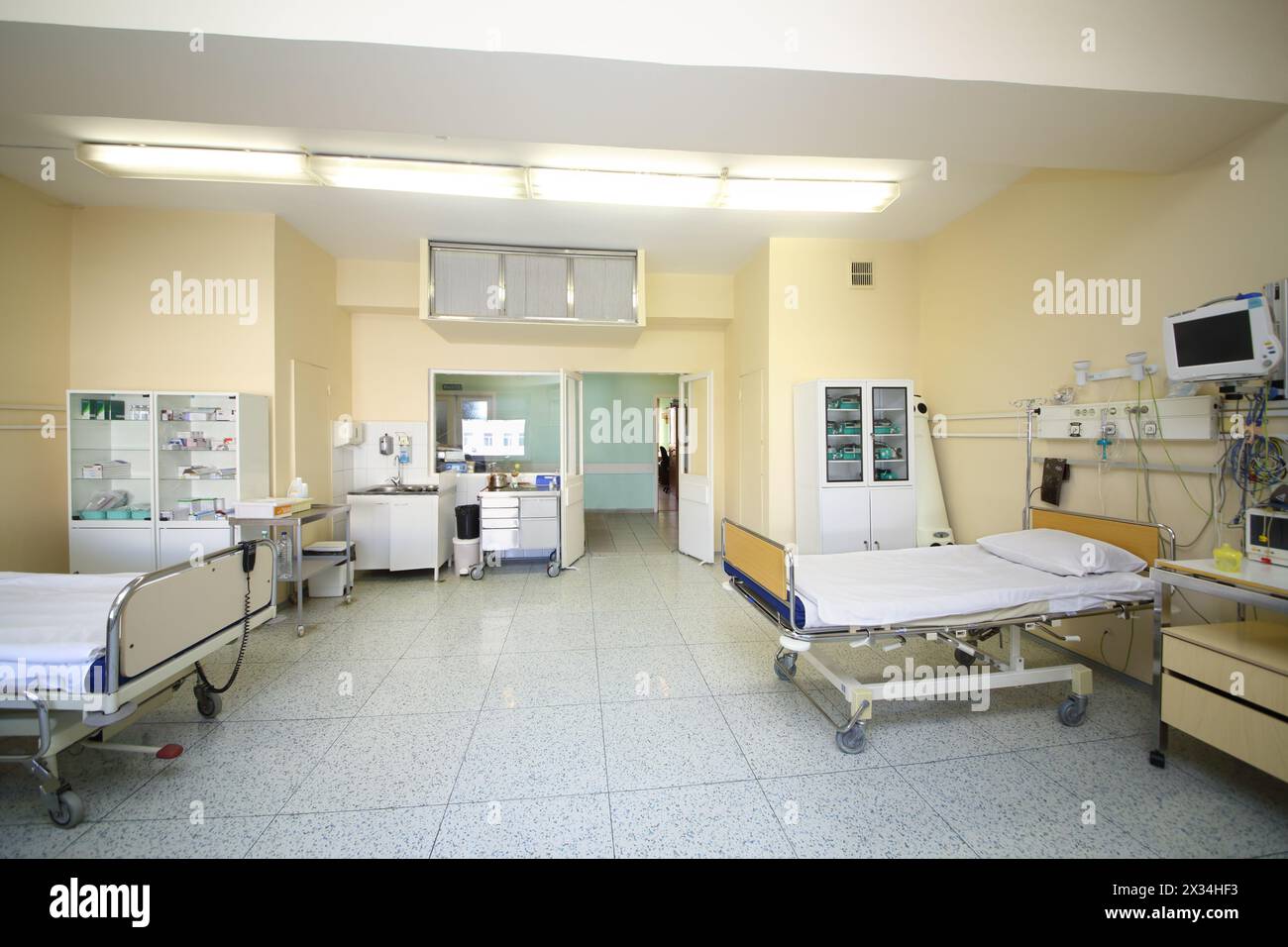 The intensive care unit with empty spaces for patients in clinic Stock ...