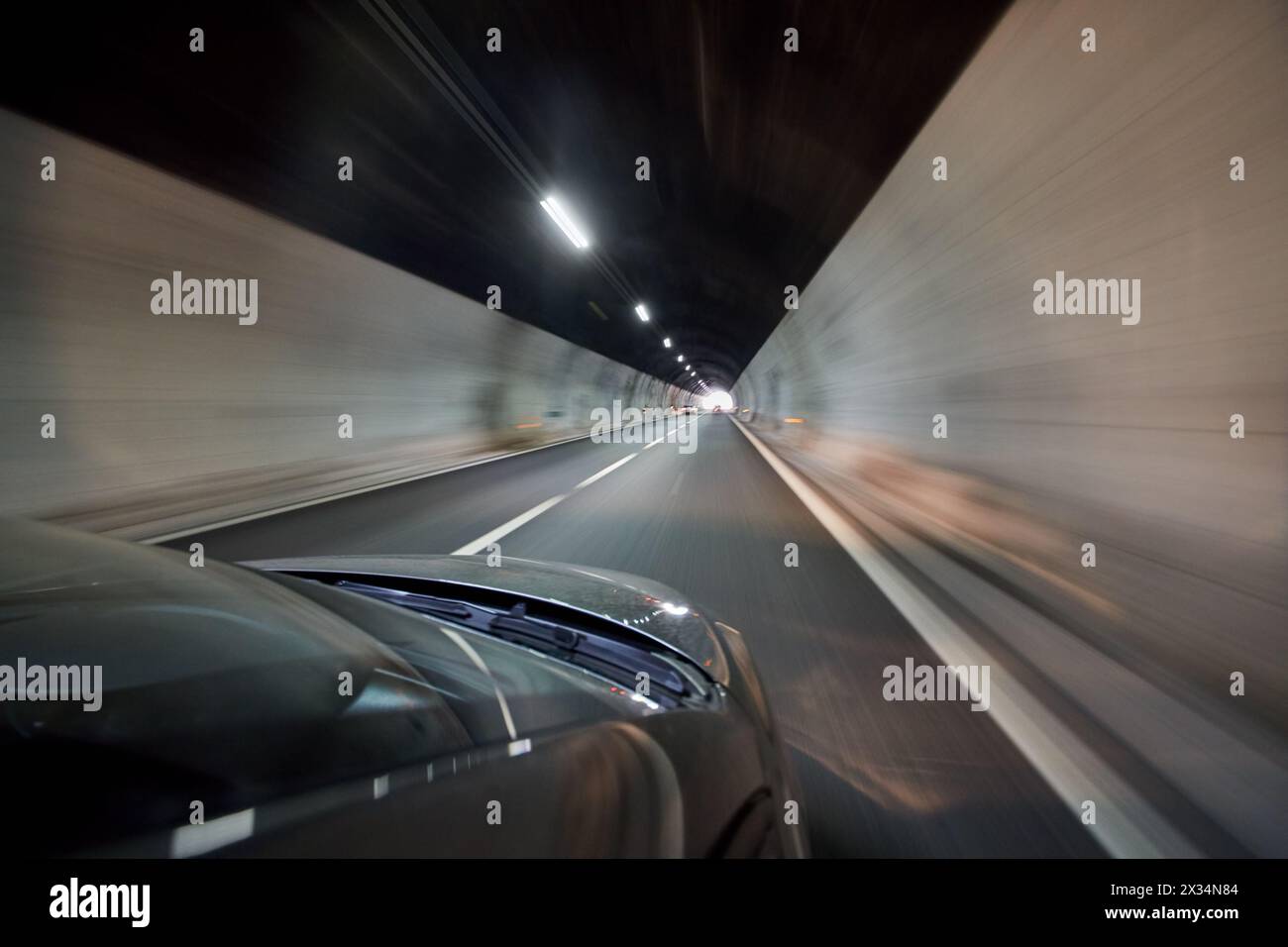 Moving car side view traffic light hi-res stock photography and images ...