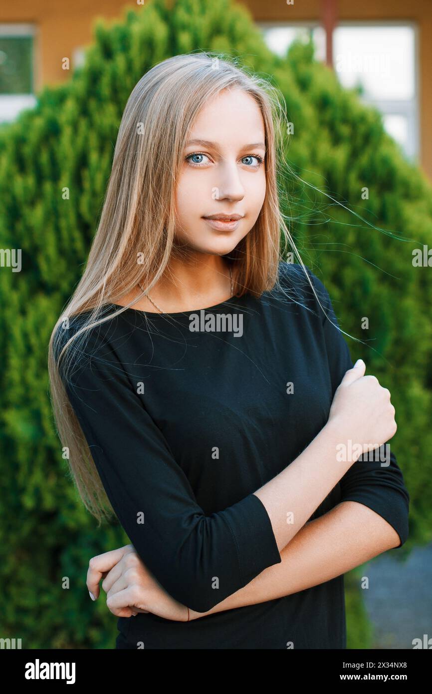 Big bush woman hi-res stock photography and images - Alamy