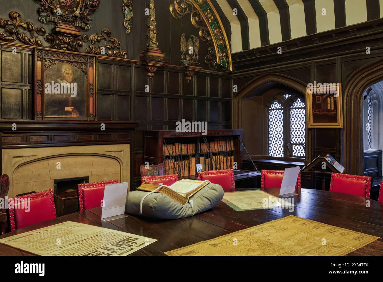 Manchester, UK Chetham 1653 medieval public library interior Stock ...