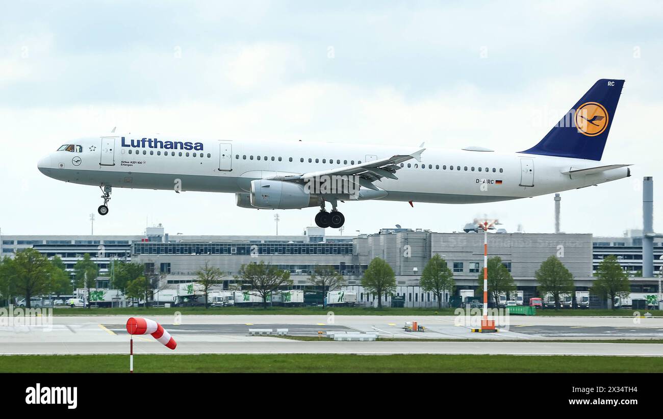 Ein Airbus A321-100, A321-131 der Fluglinie, Airline, Fluggesellschaft ...