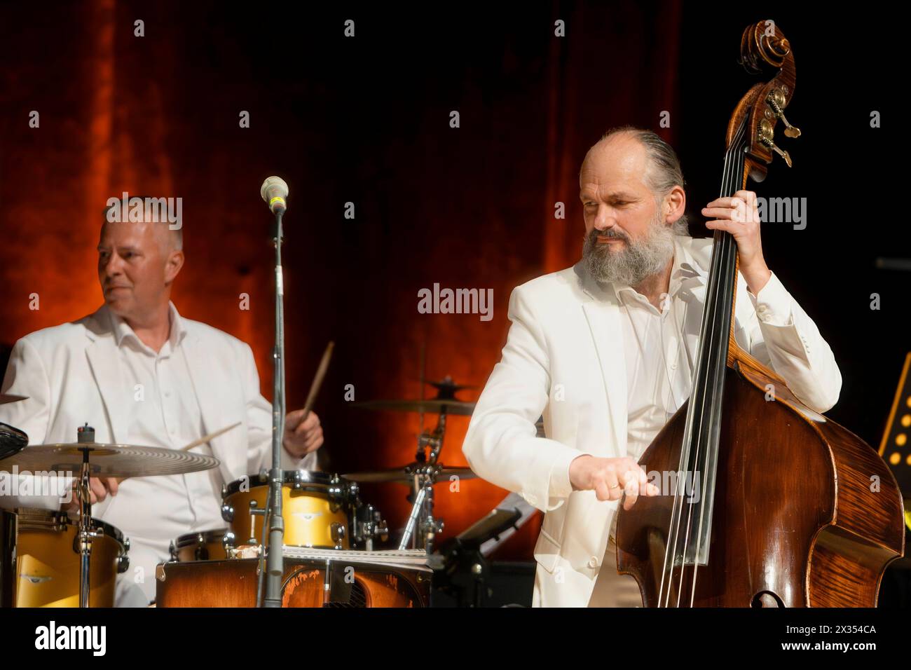 Auftritt der Klazz Brothers mit Tim Hahn li., Schlagzeug und Kilian ...