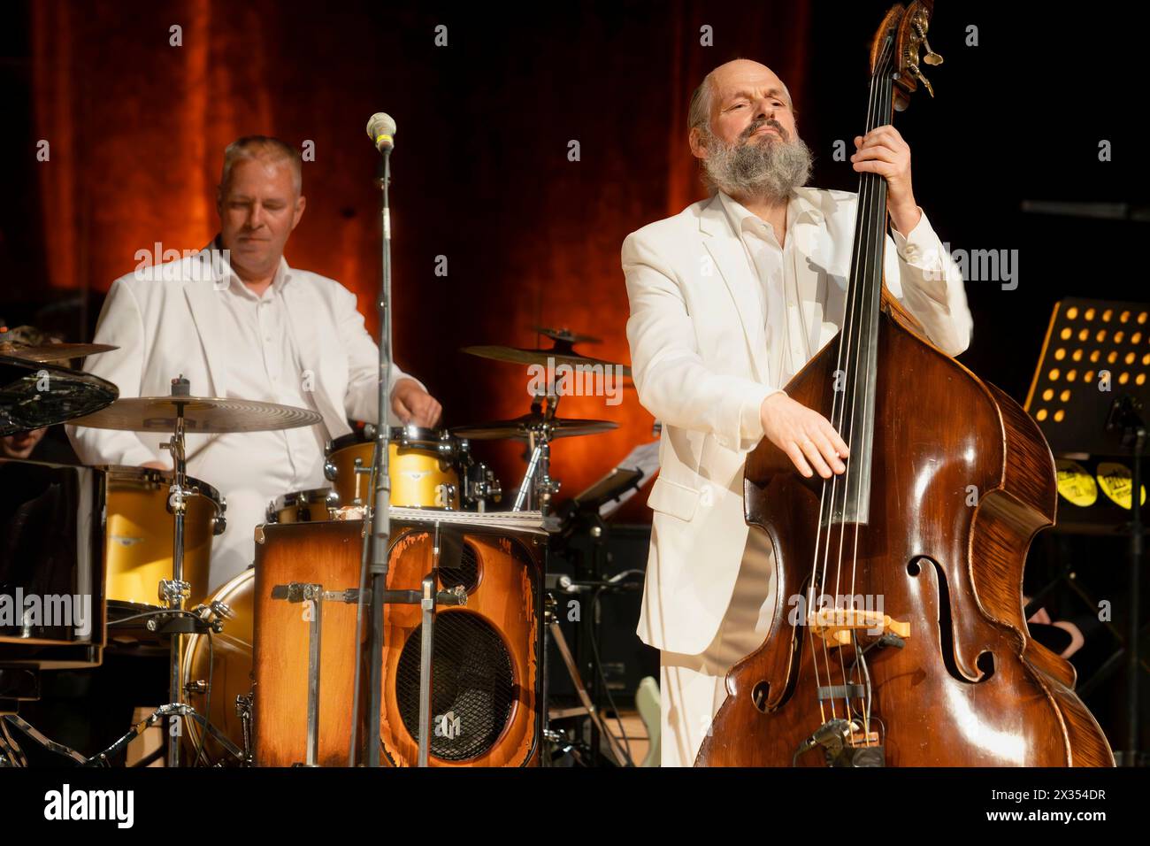 Auftritt der Klazz Brothers mit Tim Hahn li., Schlagzeug und Kilian ...