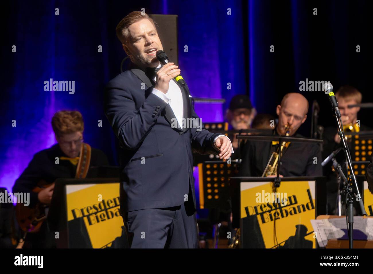 Auftritt von Sänger Tom Gaebel live bei den Jazztagen Dresden ...