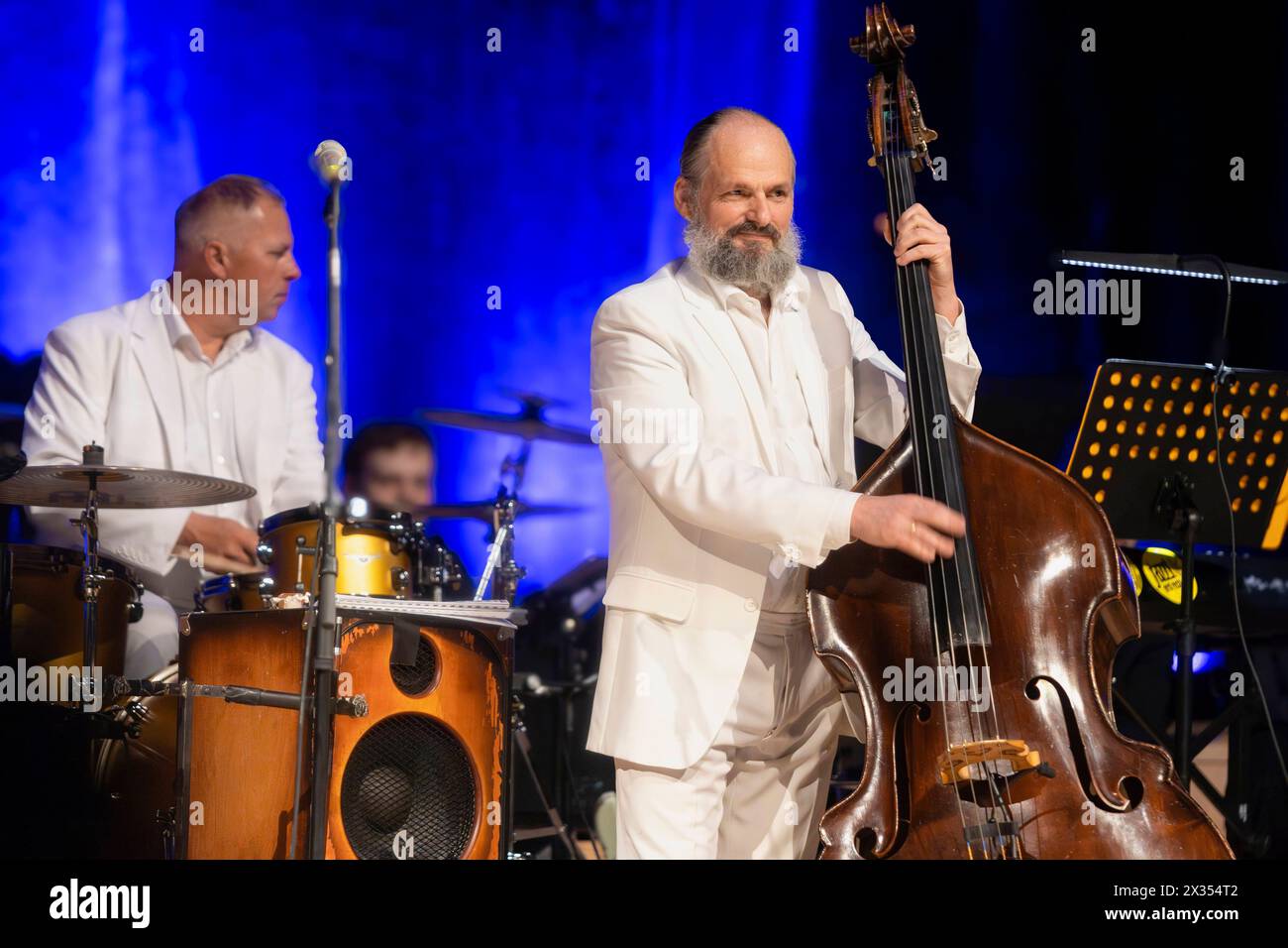 Auftritt der Klazz Brothers mit Tim Hahn li., Schlagzeug und Kilian ...