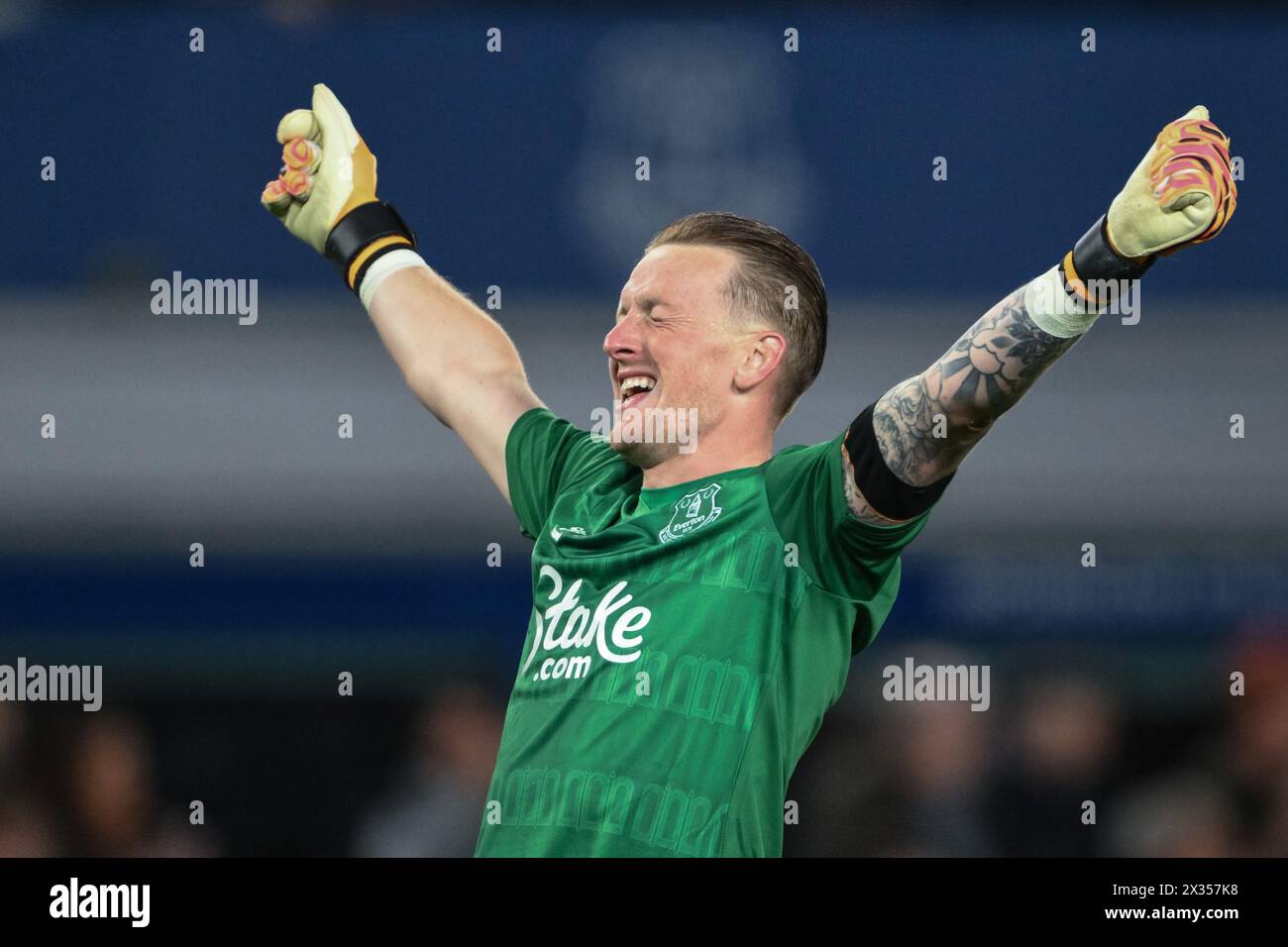 Jordan Pickford of Everton celebrates winning 2-0 during the Premier ...