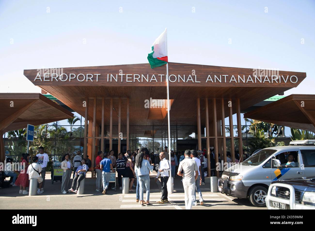 Antananarivo, Madagascar 07 oktober 2023. central entrance and facade ...