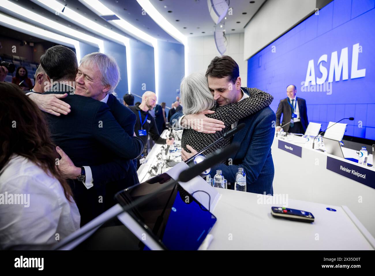 VELDHOVEN - Former CEO Peter Wennink and CEO Christoph Fouquet during ...