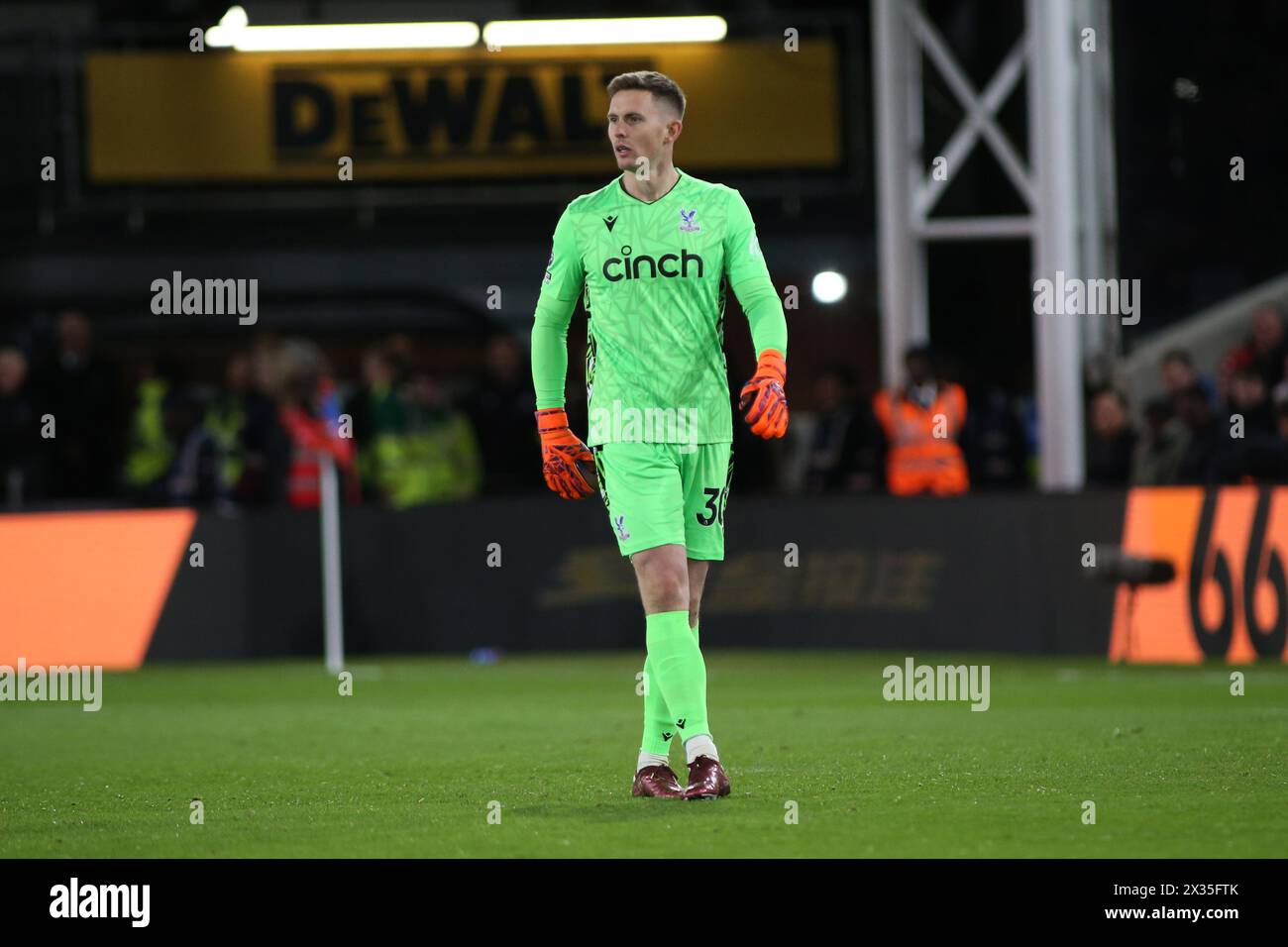 Dean henderson crystal palace hi-res stock photography and images - Alamy