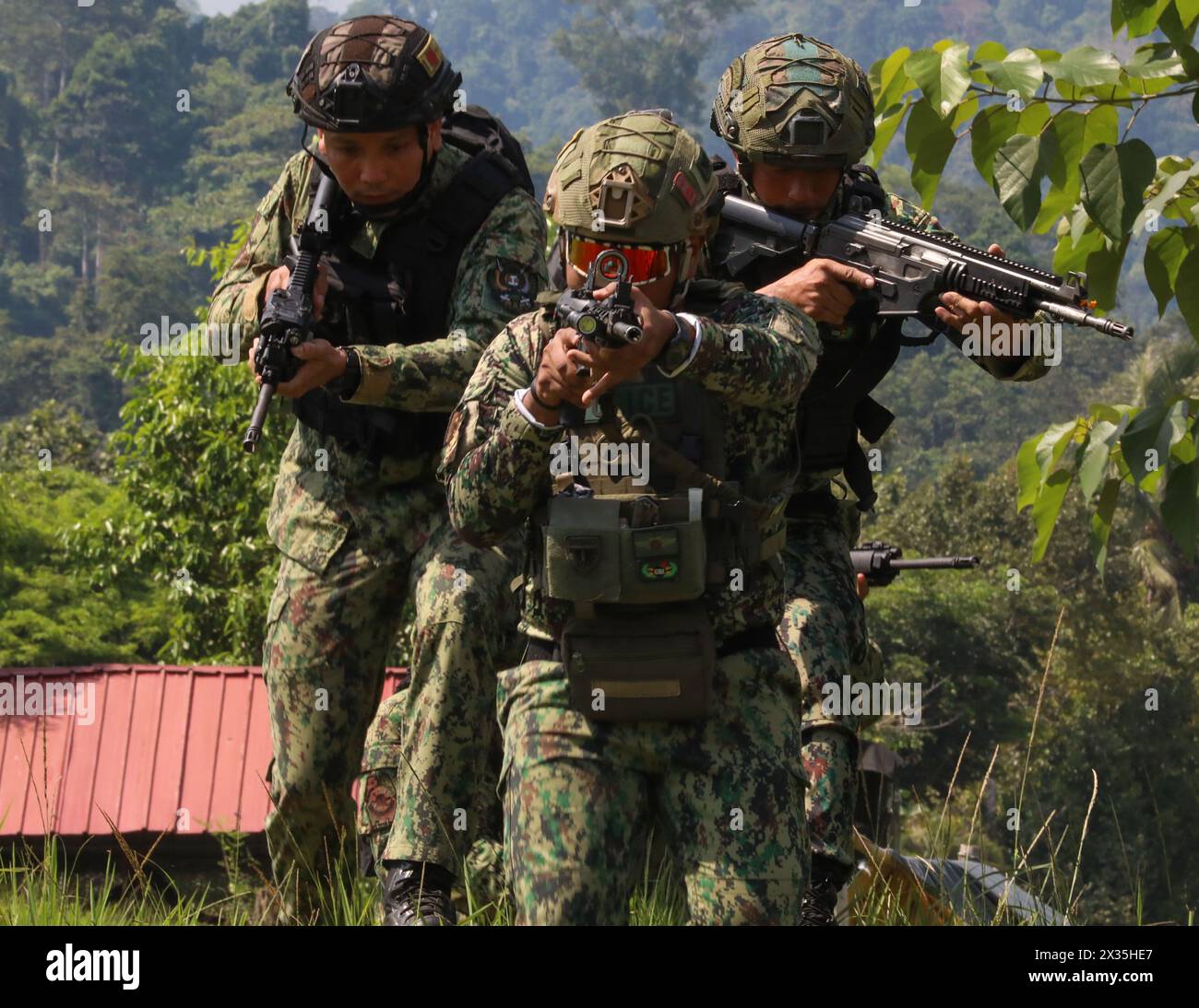 Philippine national police hi-res stock photography and images - Alamy