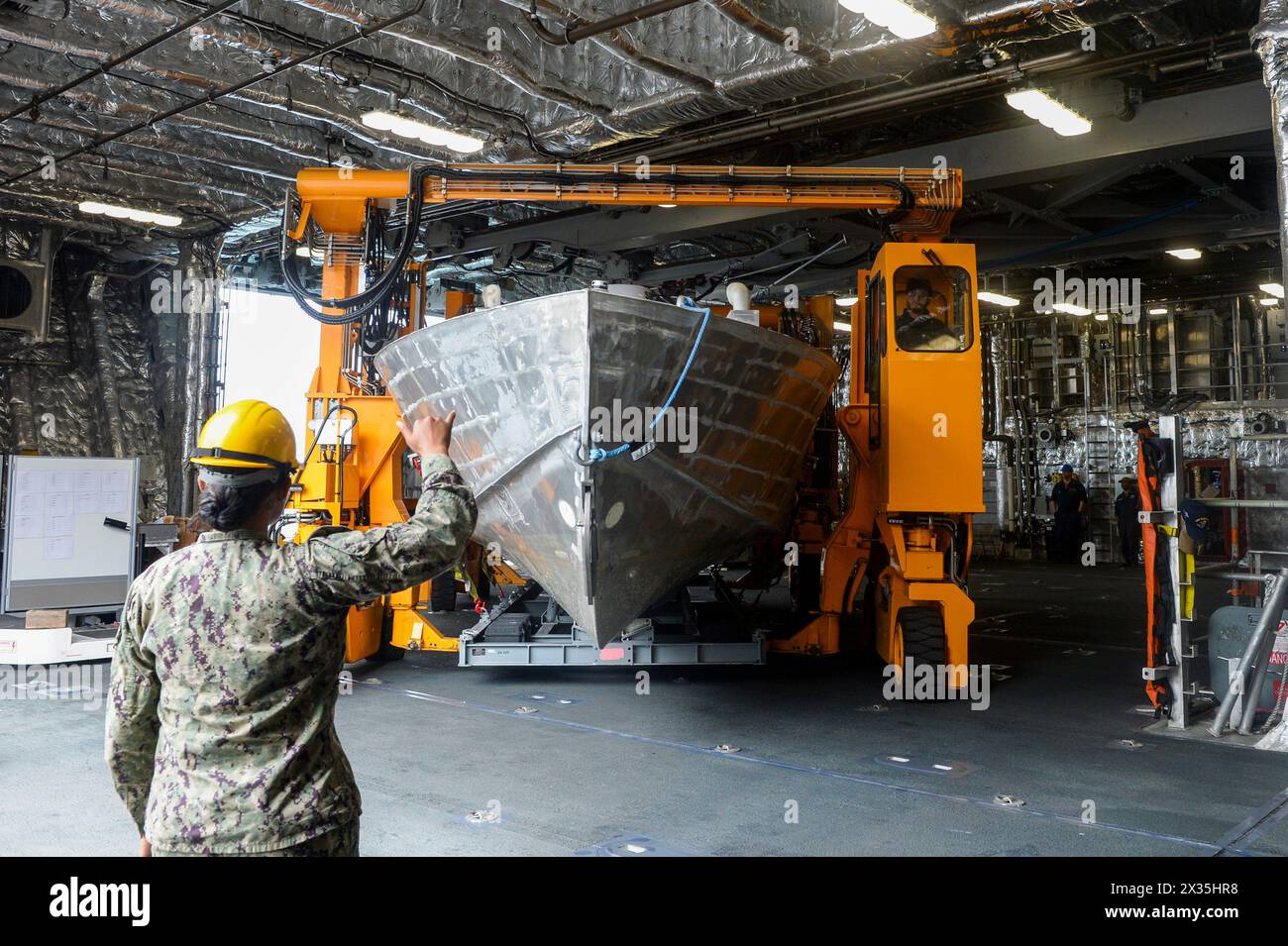 Mines countermeasure ship hi-res stock photography and images - Alamy